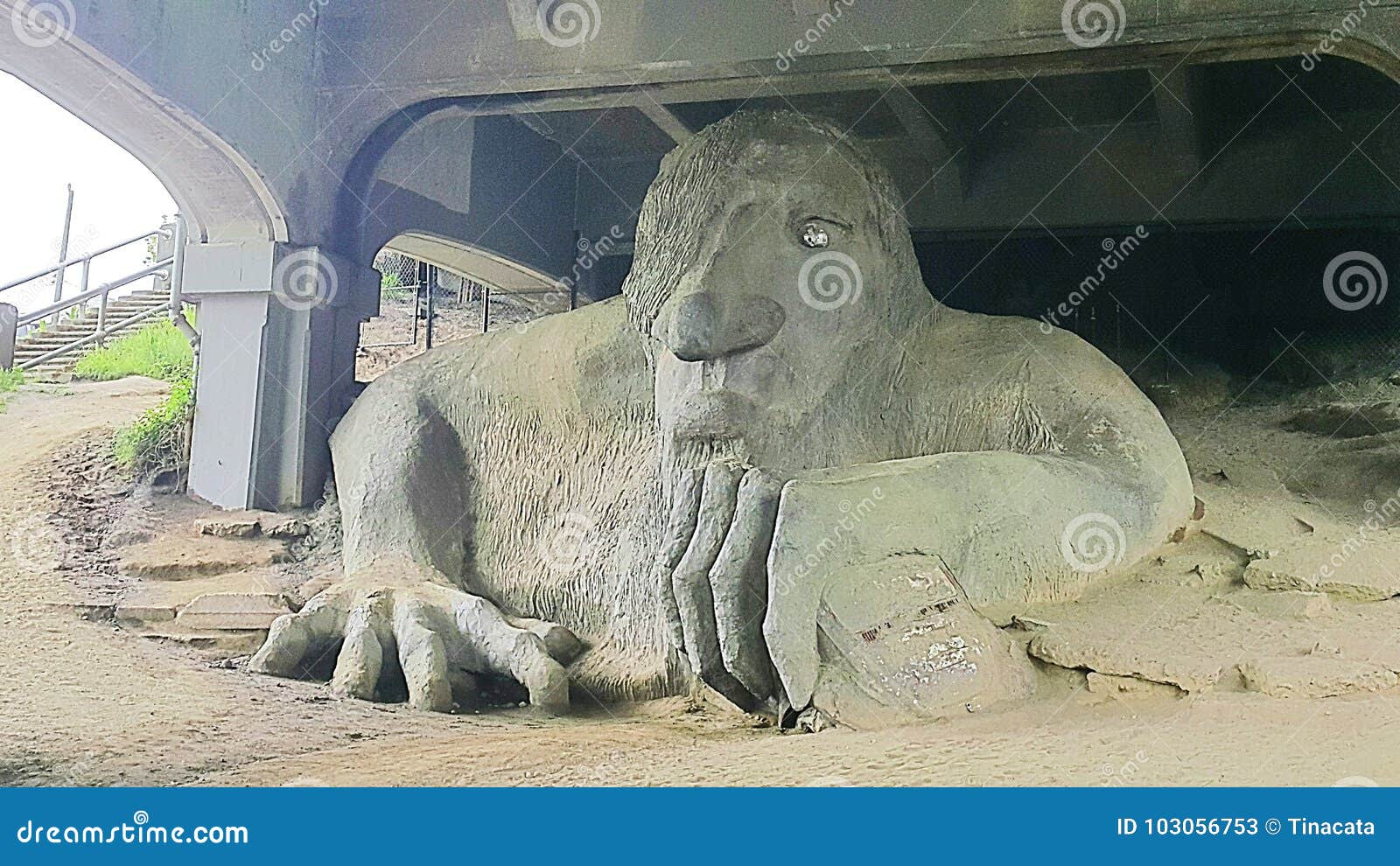 Seattle monster editorial stock photo. Image of bridge - 103056753