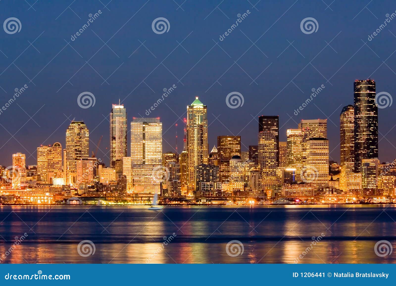 Seattle at night stock image. Image of attraction, reflection - 1206441
