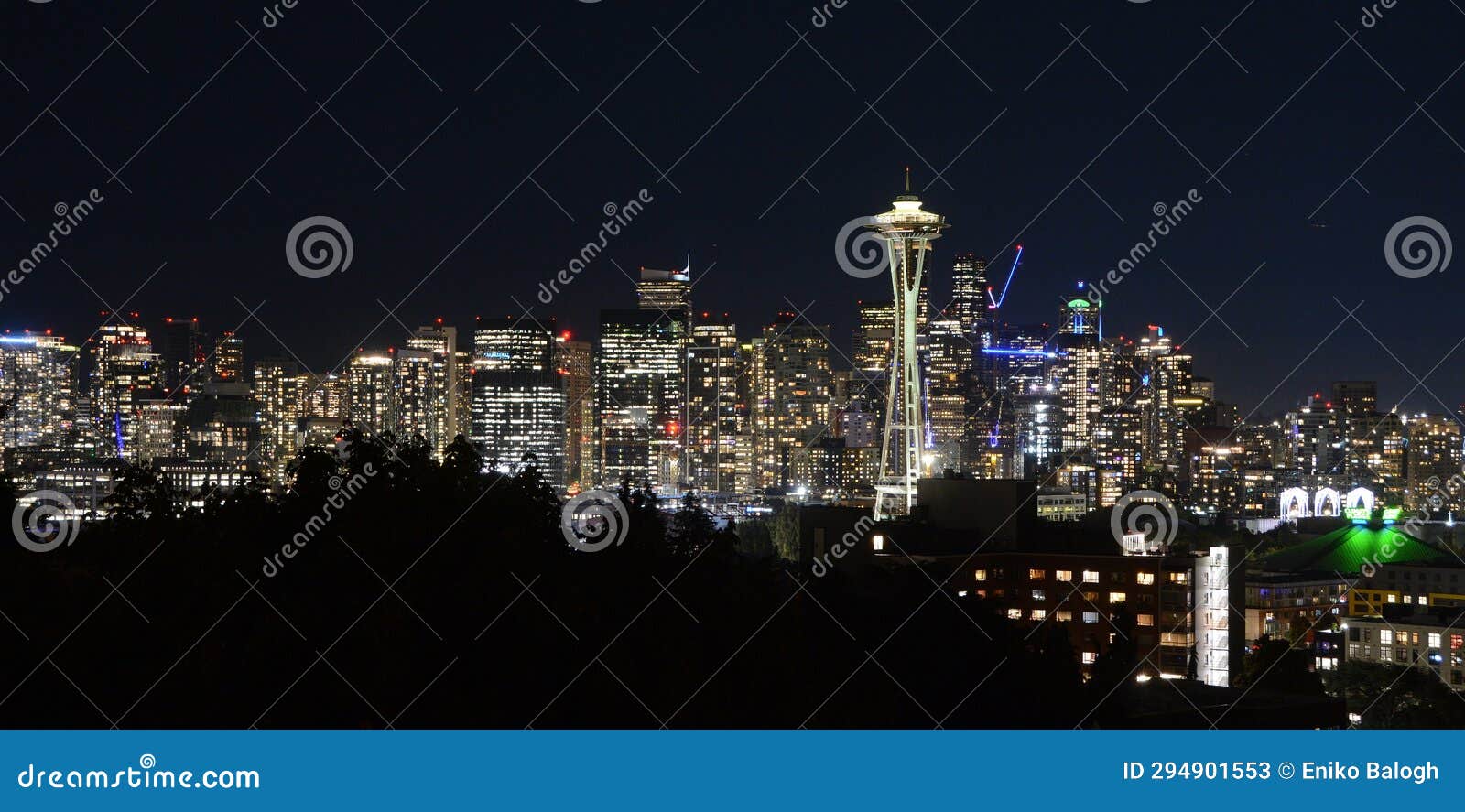 Seattle by night editorial stock photo. Image of mountain - 294901553