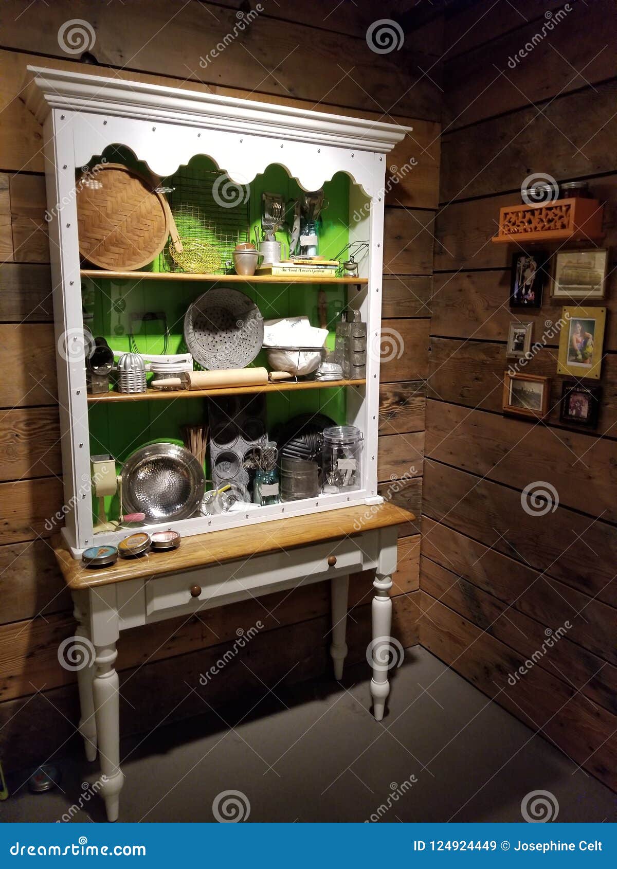 Science Center Exhibit editorial stock image. Image of seattle - 124924449