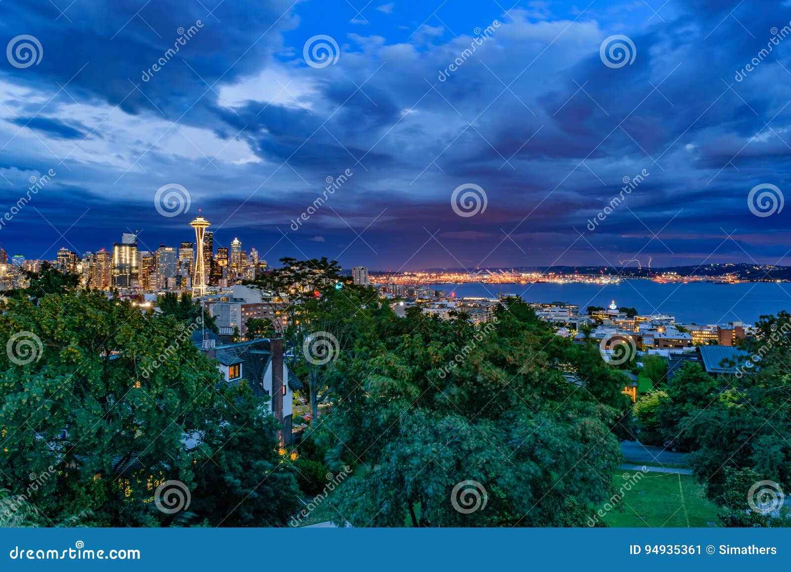 Seattle Skyline at Dusk stock image. Image of seattle - 94935361