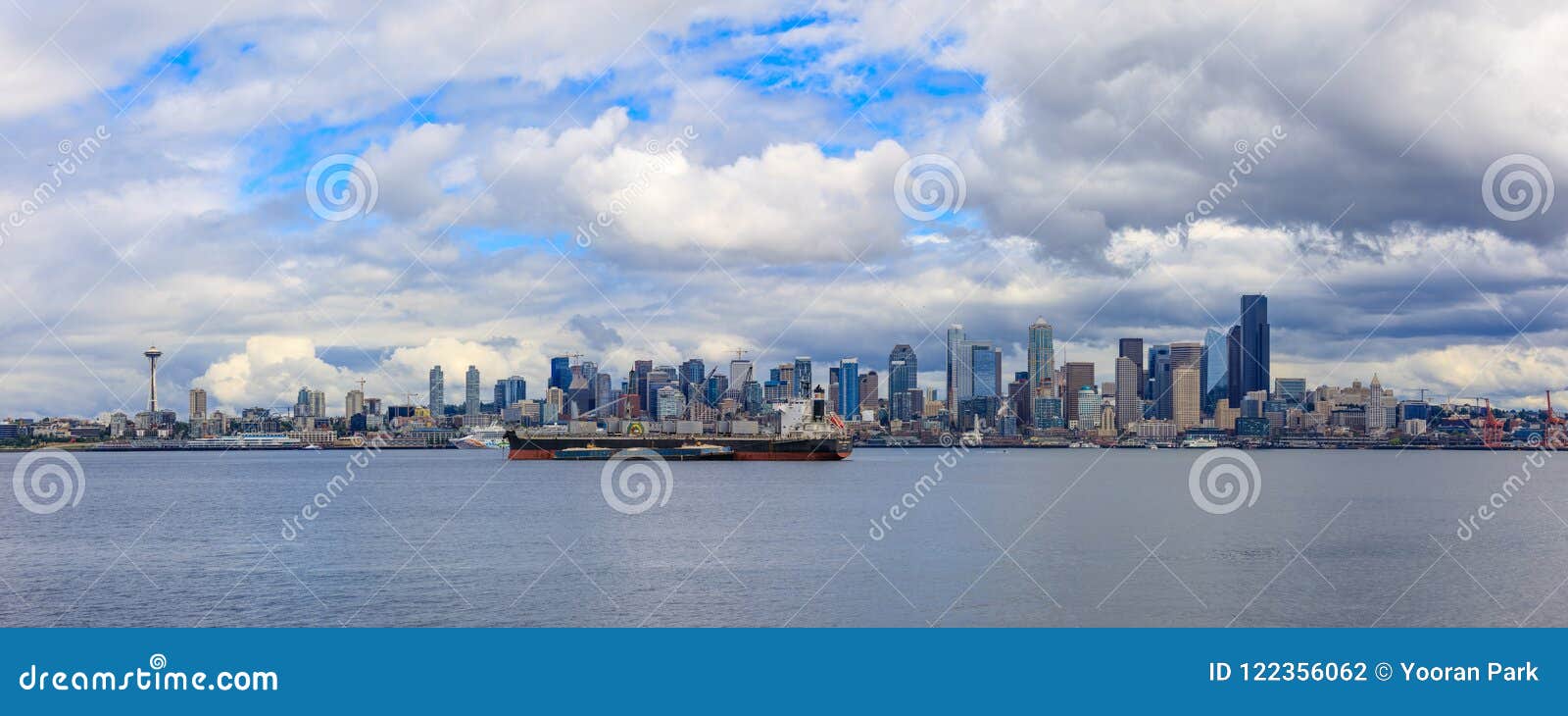 Seattle Skyline Panorama editorial photography. Image of modern - 122356062