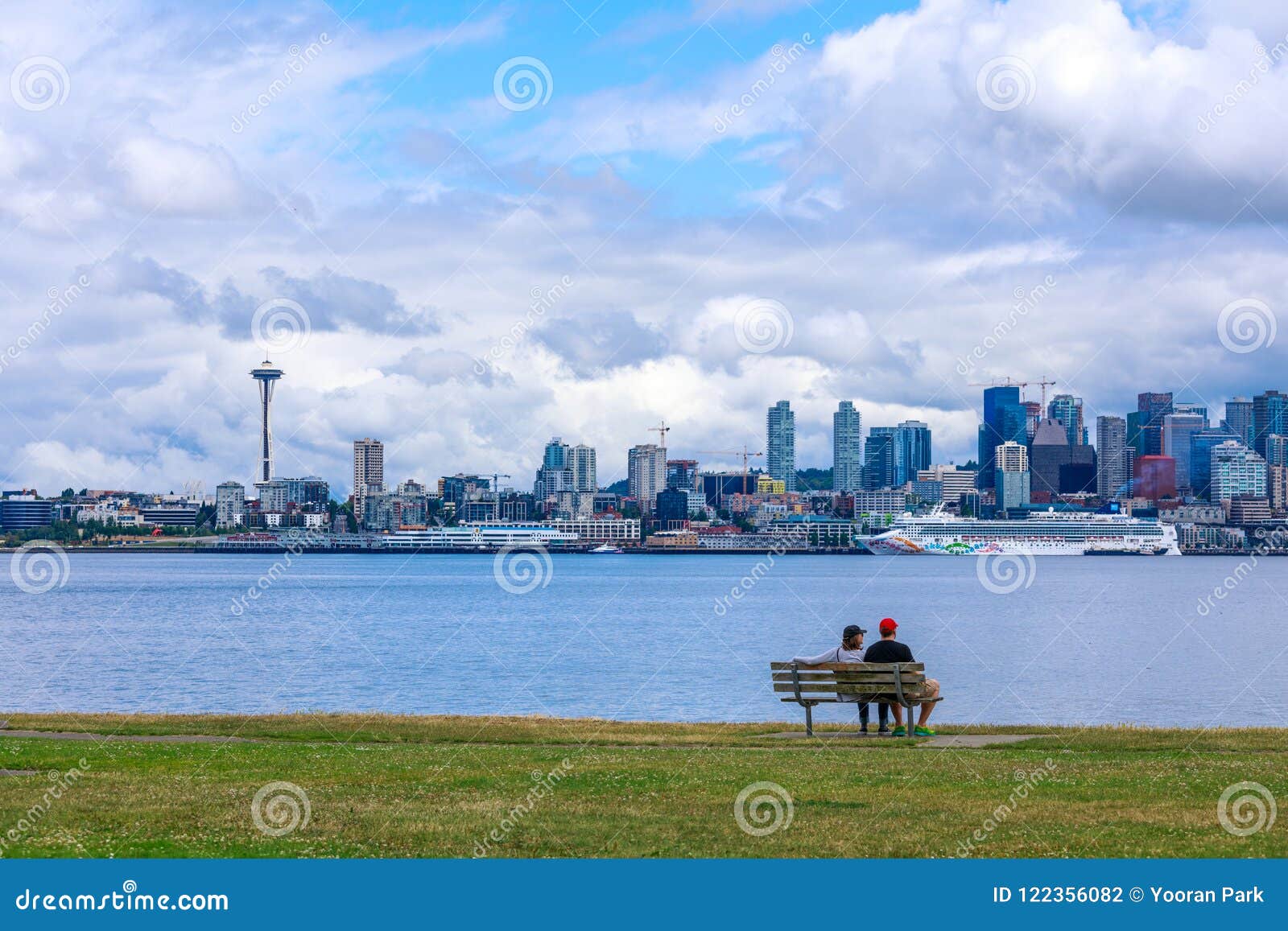 Seattle Skyline Panorama editorial photography. Image of state - 122356082