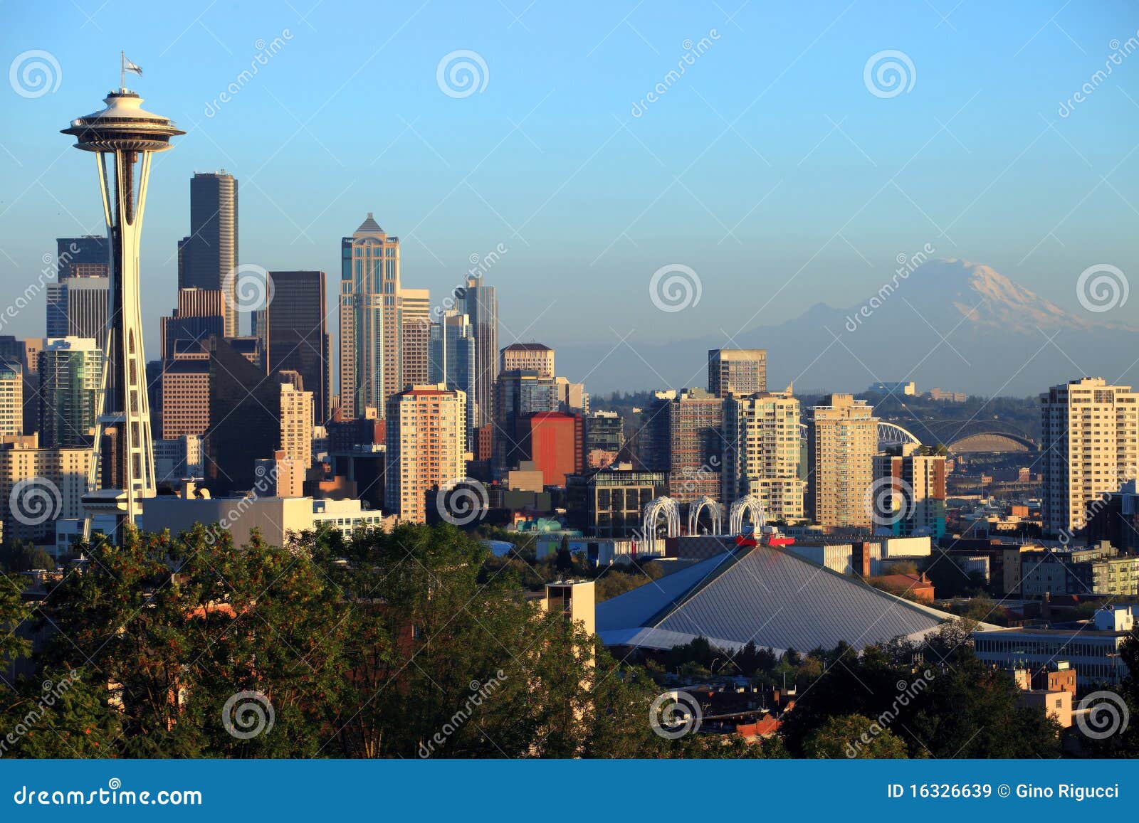 Seattle Skyline at Sunset, Washington State. Editorial Stock Image ...