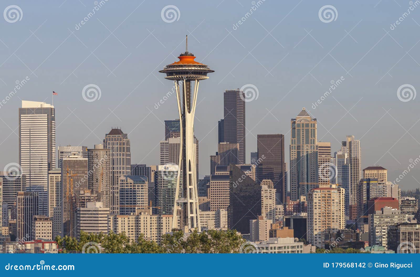 Seattle Skyline at Sunset Washington State Editorial Photography ...