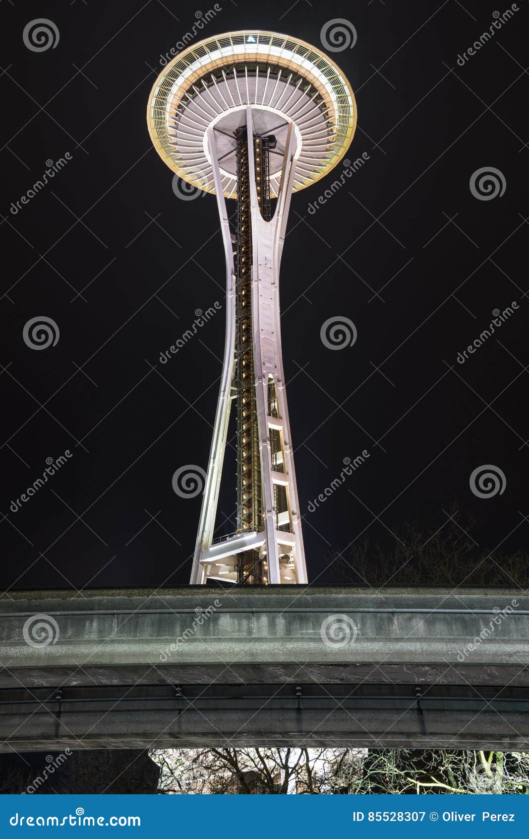Seattle Space Needle at Night Editorial Photography - Image of evening ...