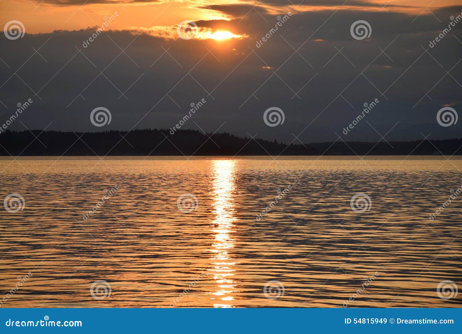 Seattle Sunset from Alki Beach Stock Image - Image of water, mountain ...