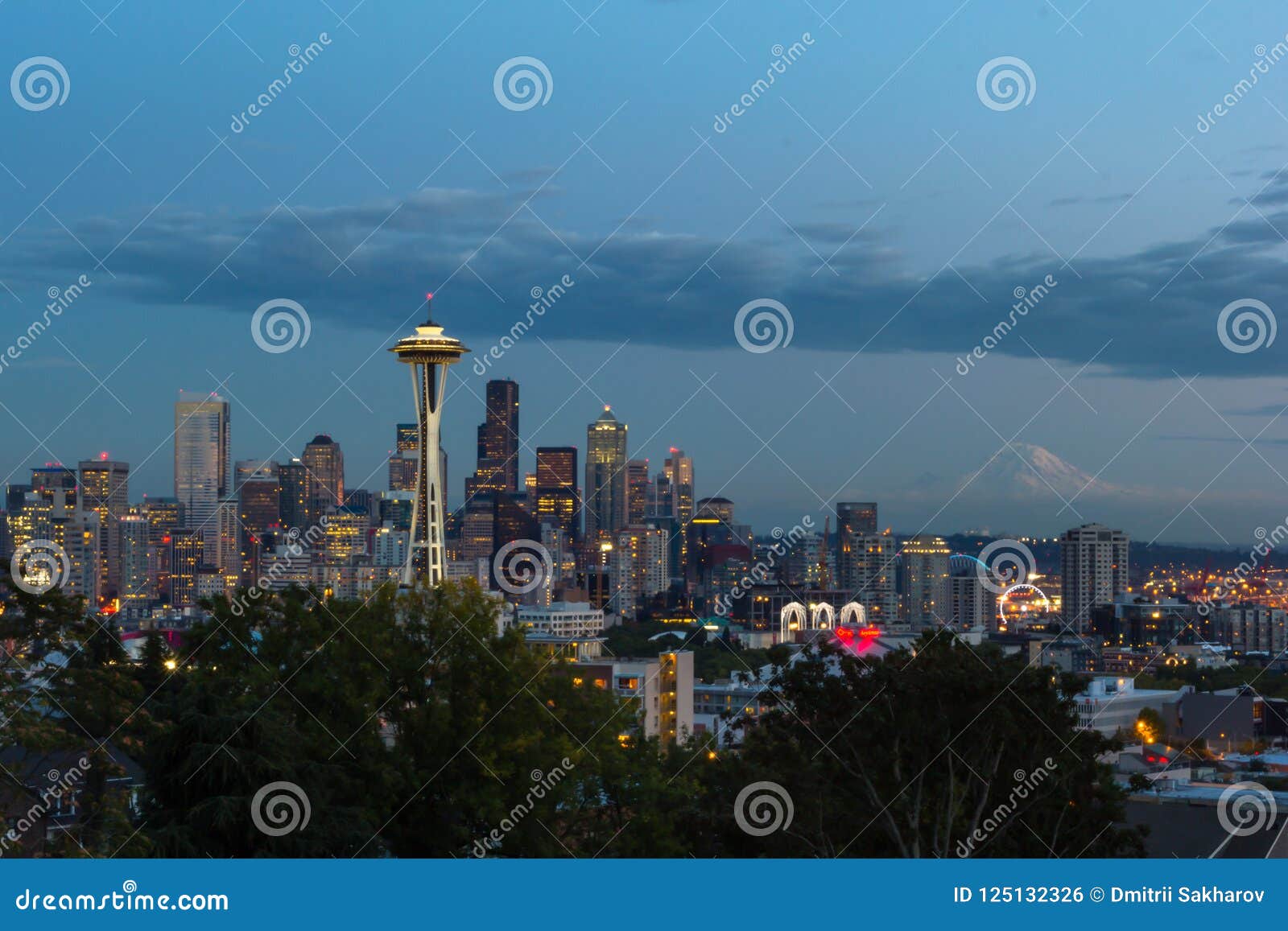 Blue Hour Panoramic View of Seattle Downtown from Kerry Park Editorial ...