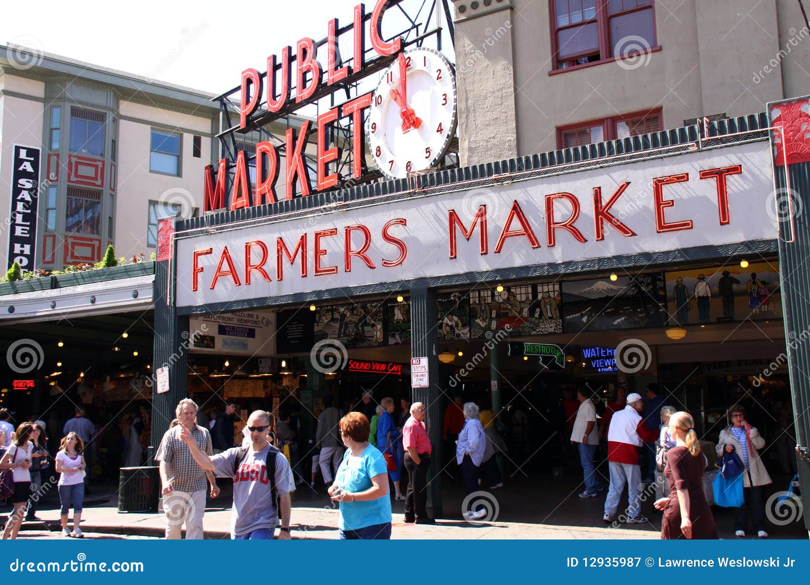 Seattle - Visiting Pike Place Public Market Editorial Photography ...
