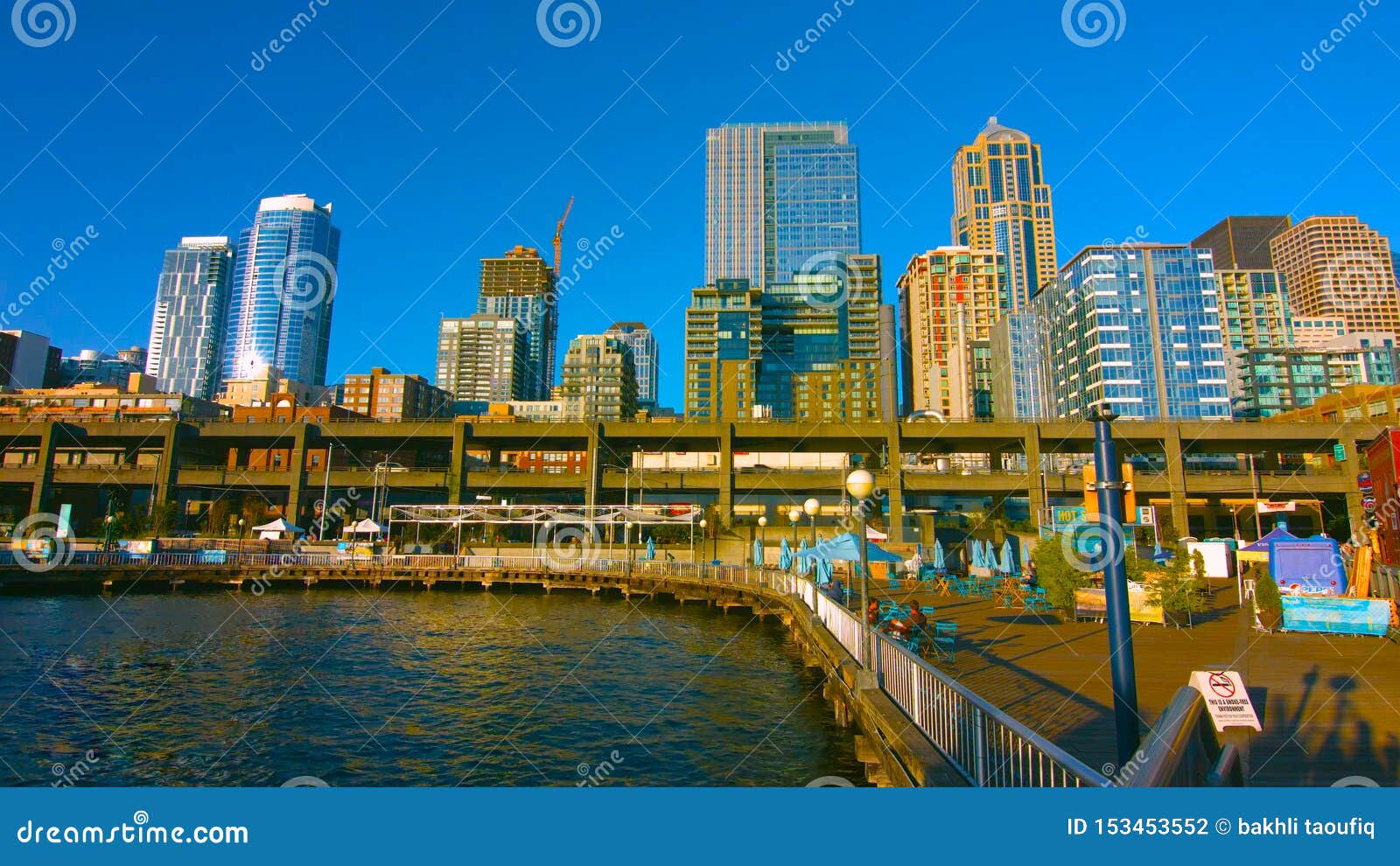 Seattle, Washington, / Mai 5, 2019, Seattle Waterfront and Downtown ...