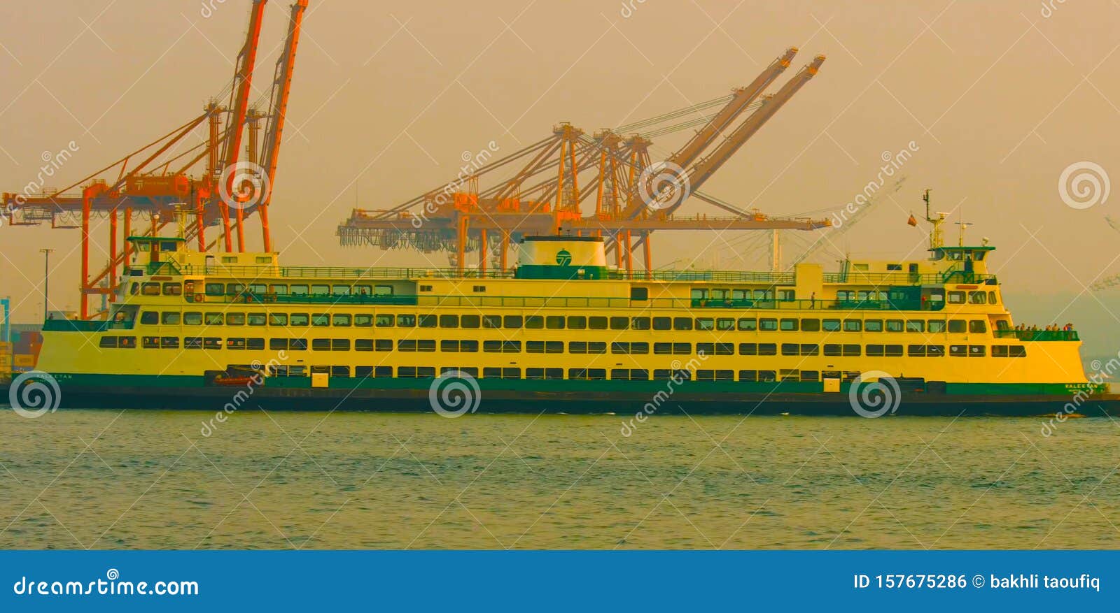 Seattle, Washington, USA Janvier ,10, 2019 , Container Ship is Loading ...