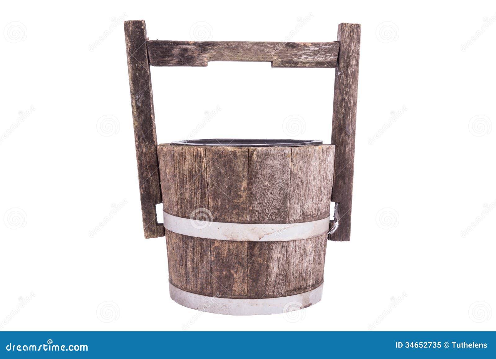 Seau en bois vide image stock. Image du fond, floral - 34652735