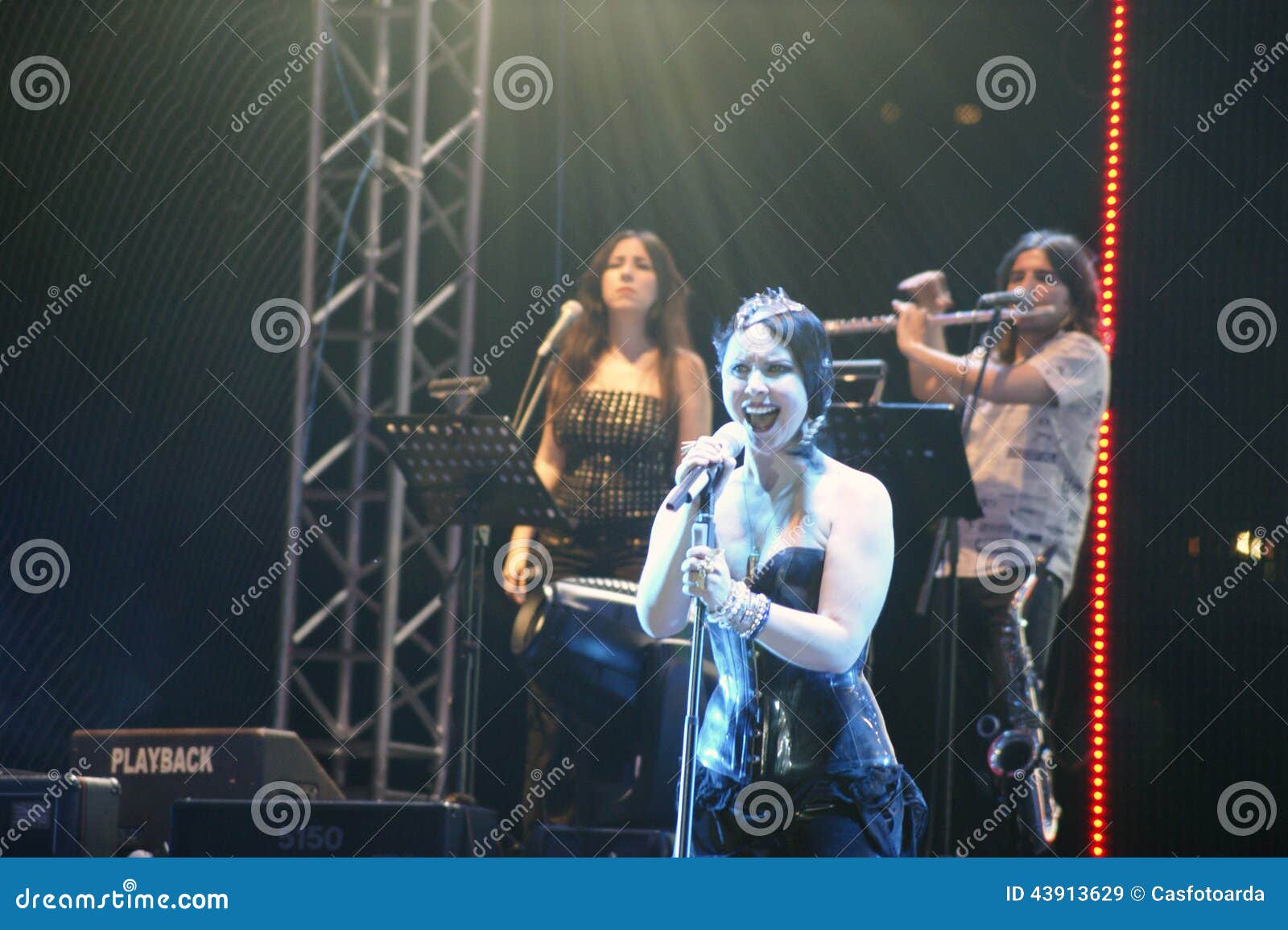 Sebnem Ferah imagen de archivo editorial. Imagen de adulto - 43913629