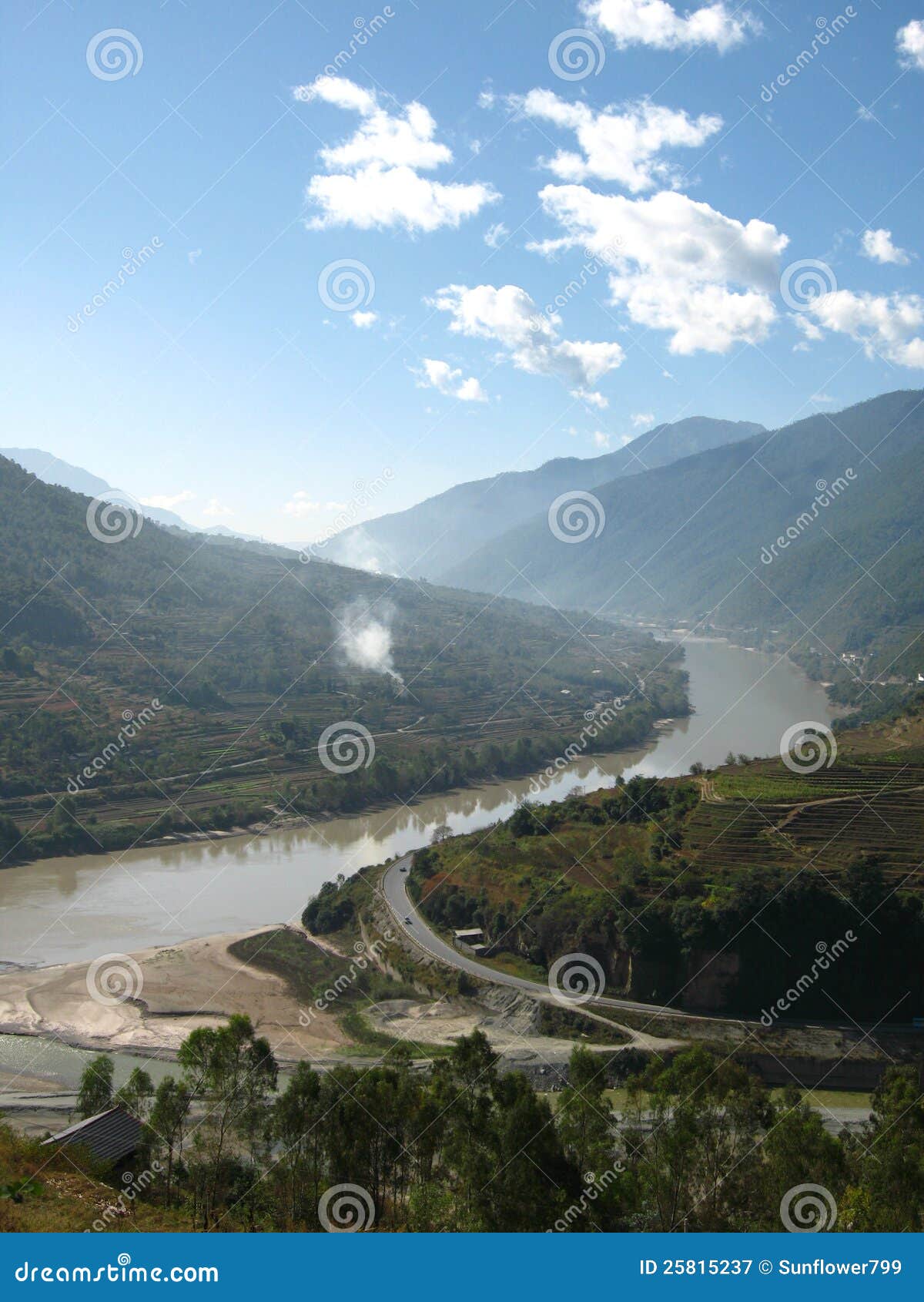 The Second Curve of Yangtse River Stock Image - Image of mountain ...