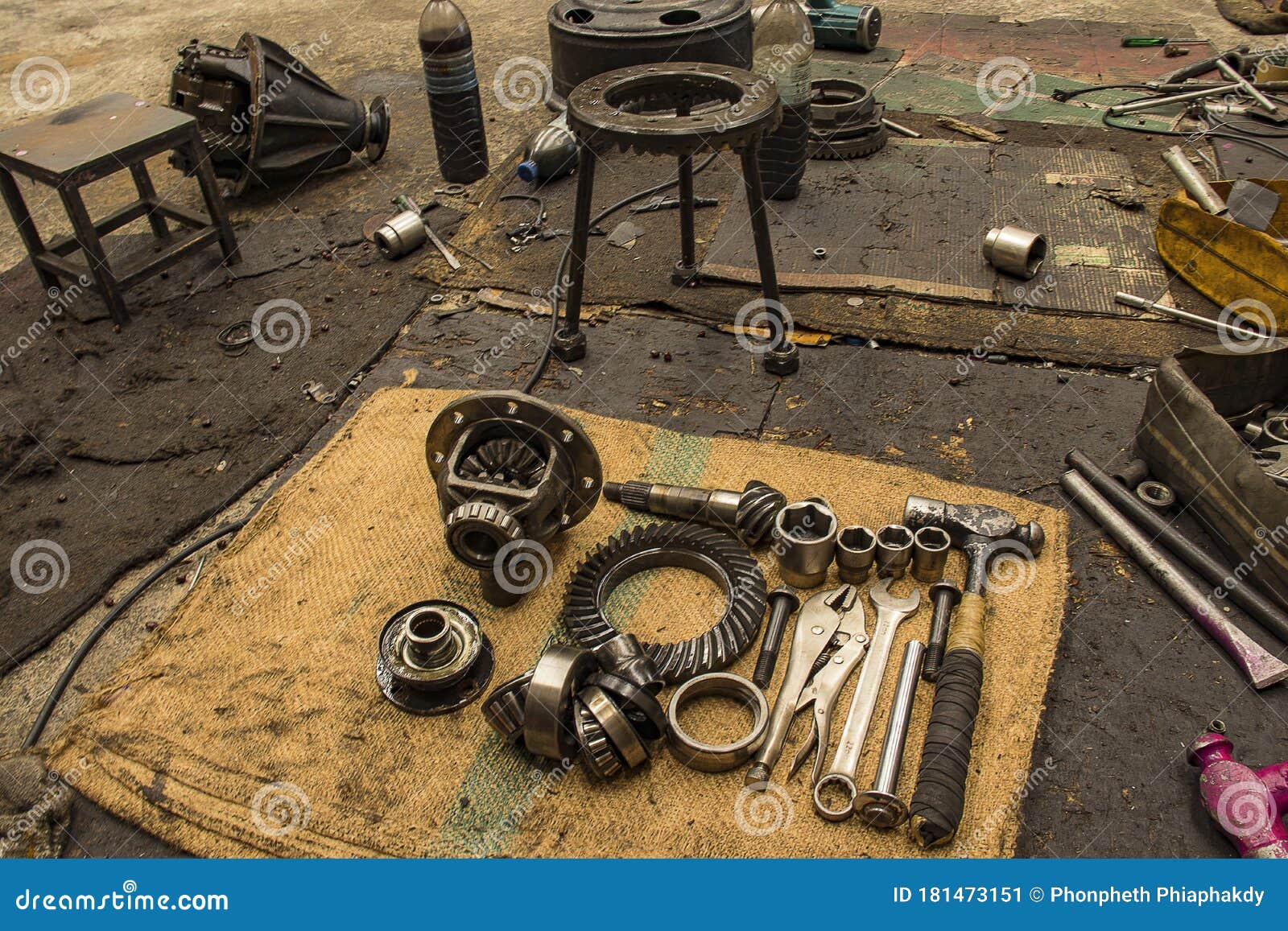 Second hand spare parts stock image. Image of automotive - 181473151