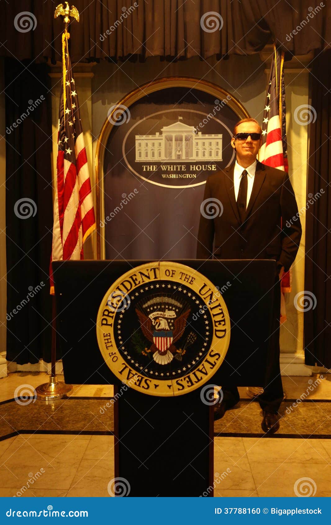 Secret Service Police Wearing Bullet Proof Vest Editorial Image ...