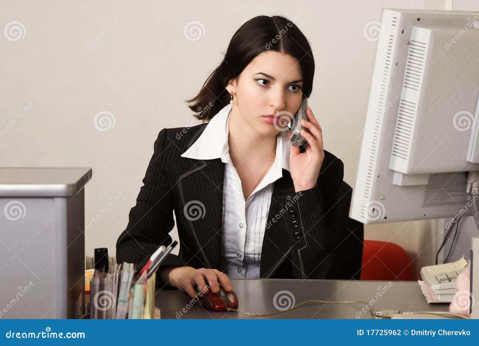 Secretaria en una oficina foto de archivo. Imagen de empresarios - 17725962