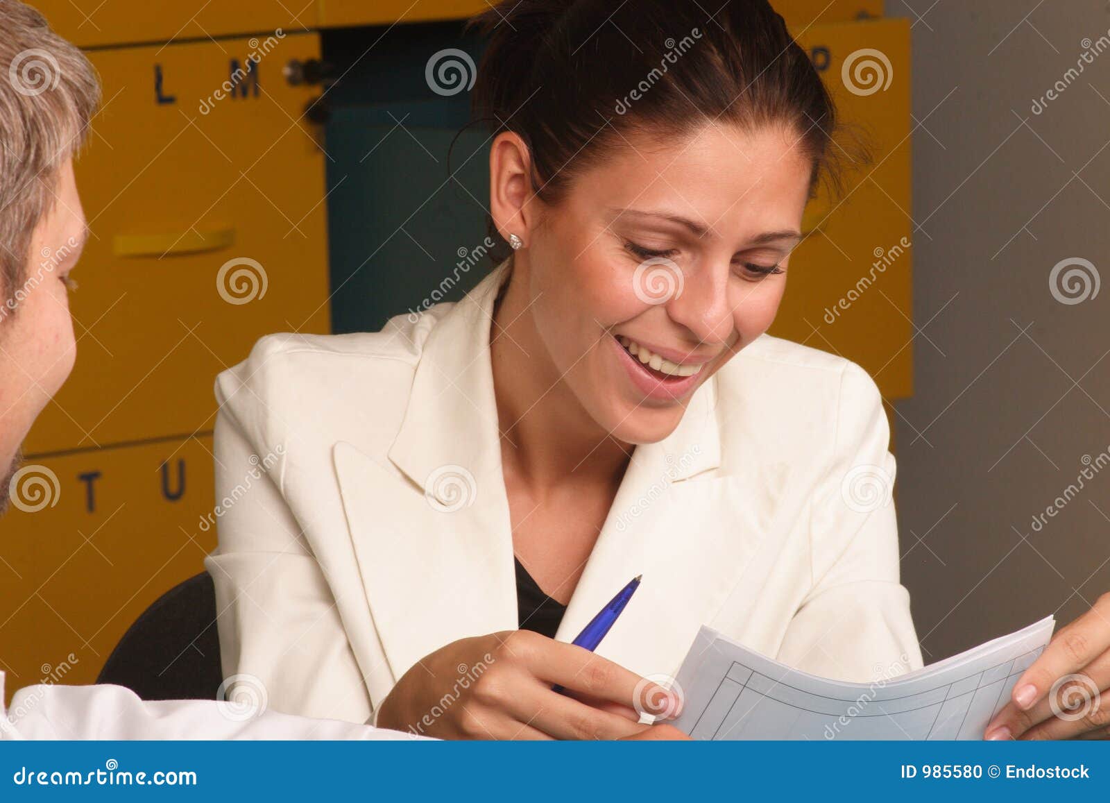 Secretaria Feliz, Sonriente Foto de archivo - Imagen de tarjeta ...