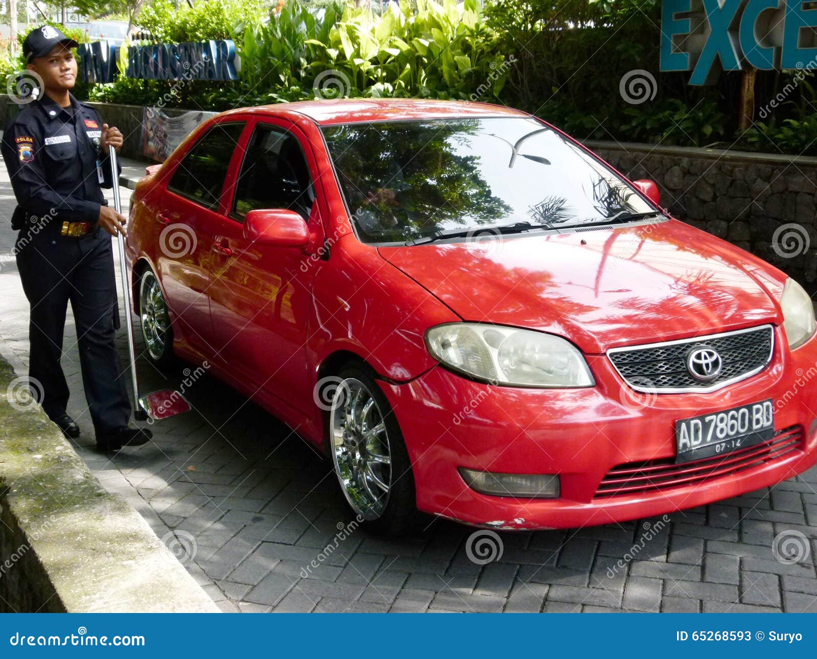 Security guard editorial stock photo. Image of central - 65268593