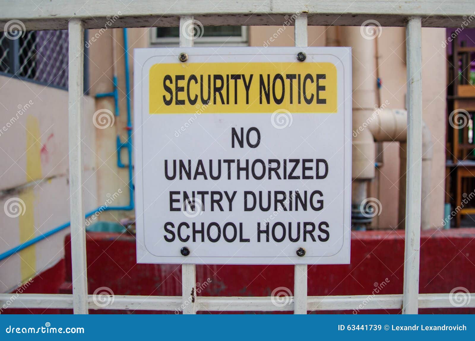 Notice. No Entry Sign On A Wooden Pole Stock Photography ...