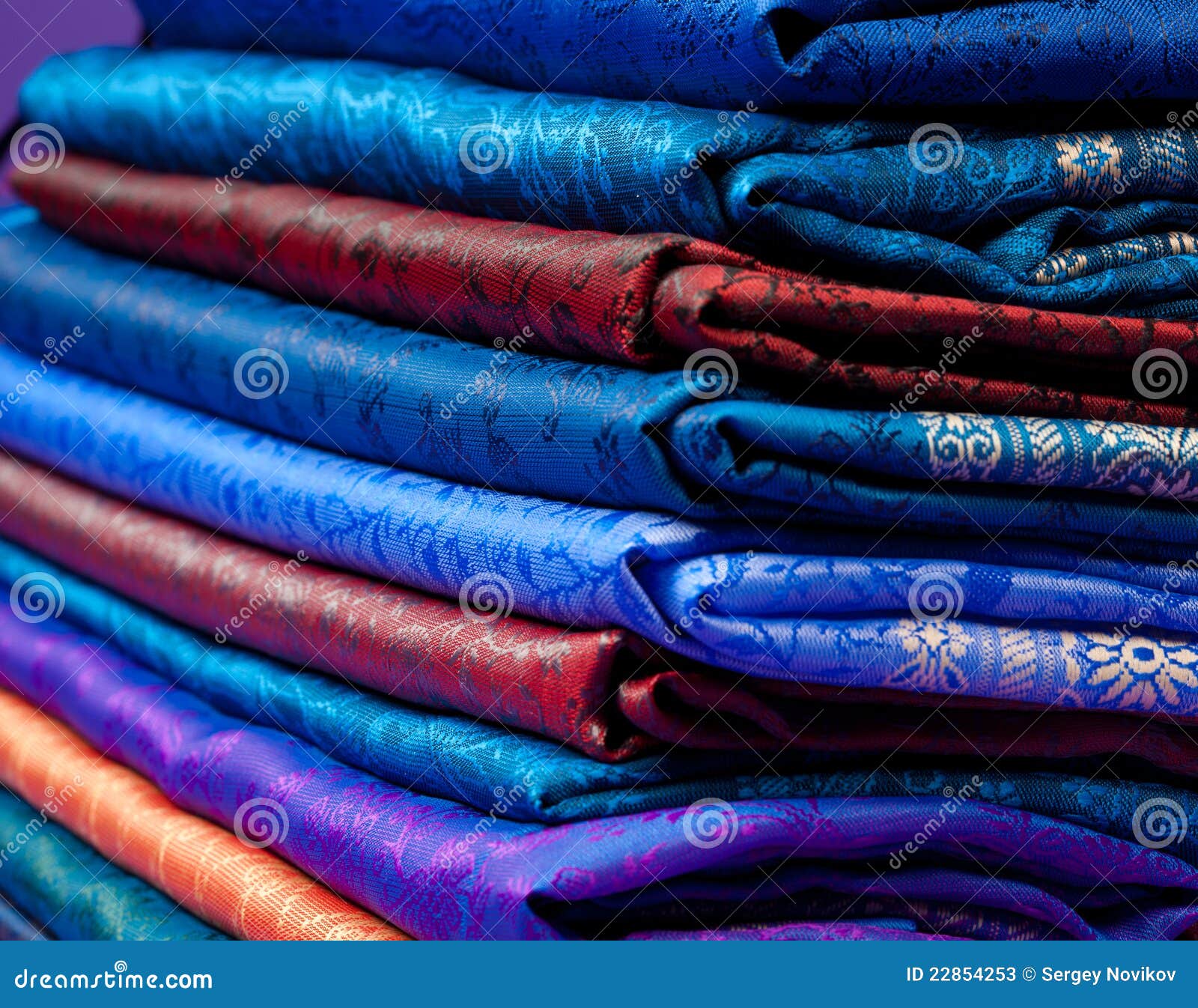 Seda indiana dobrada imagem de stock. Imagem de azul - 22854253