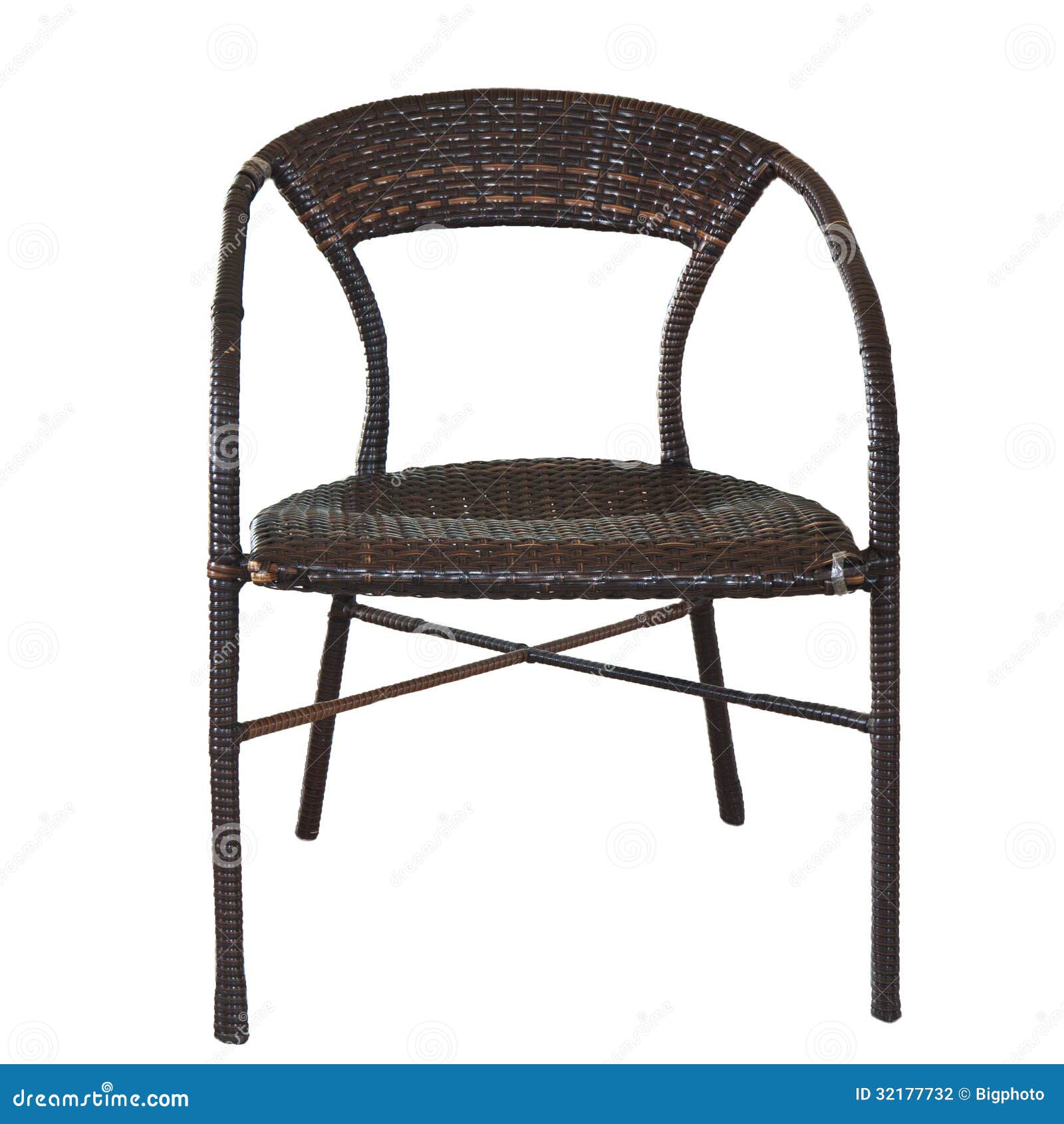 Sedia Di Vimini Su Fondo Bianco Fotografia Stock - Immagine di uscire ...