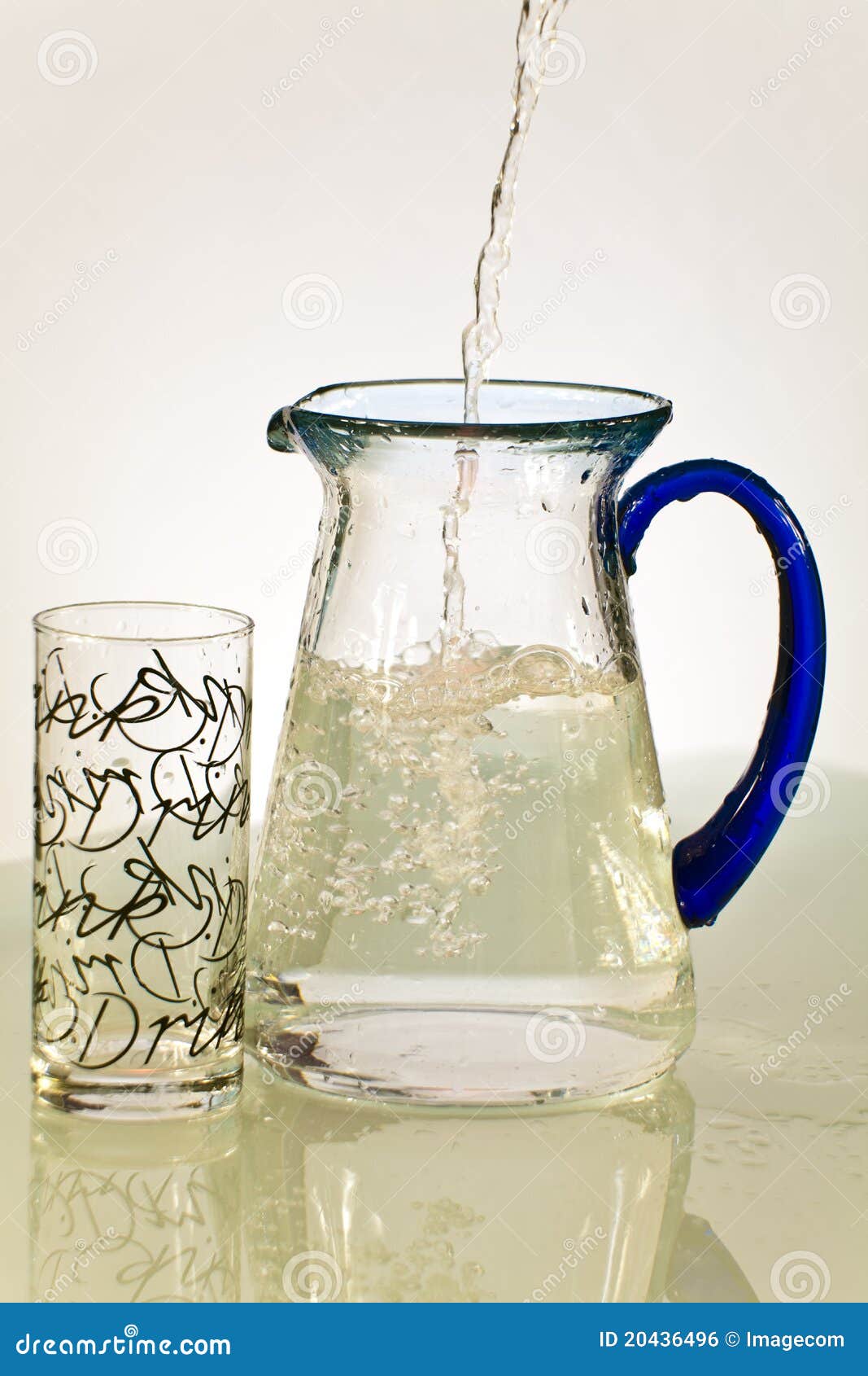 Sediento foto de archivo. Imagen de fondo, moderno, azul - 20436496