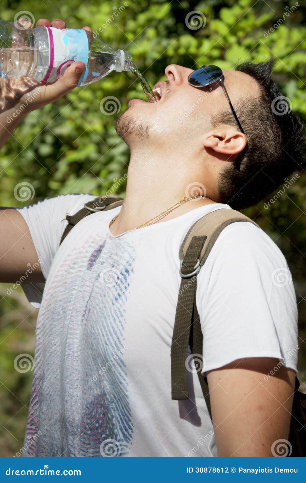 Sediento foto de archivo. Imagen de travieso, aventurero - 30878612