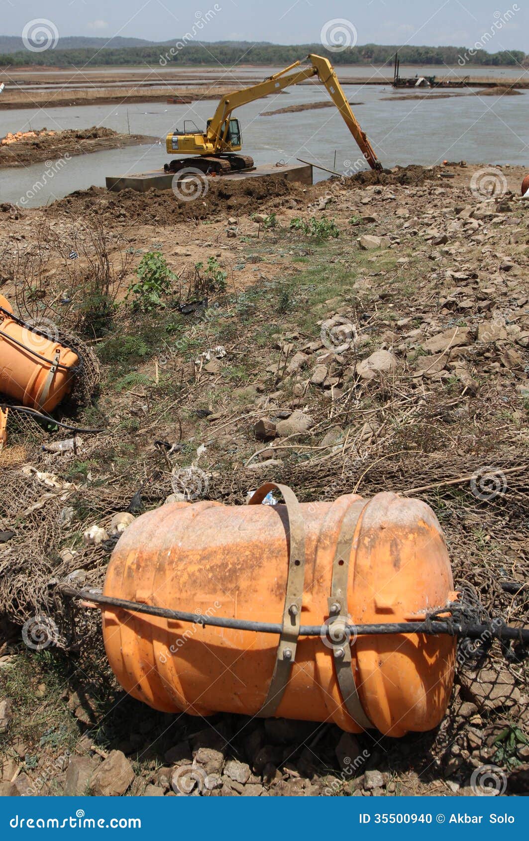 Sediment Dredging Reservoirs Editorial Image - Image of dredging, solo ...