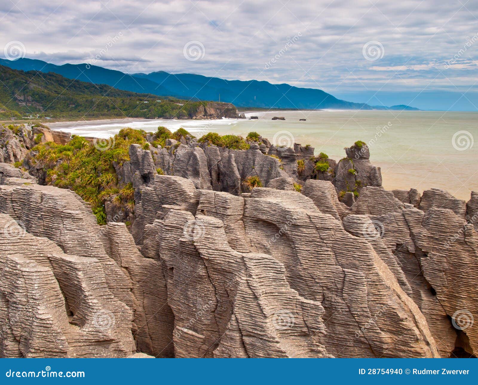 Sedimentary Rocks New Zealand Stock Photo - Image of limestone, place ...