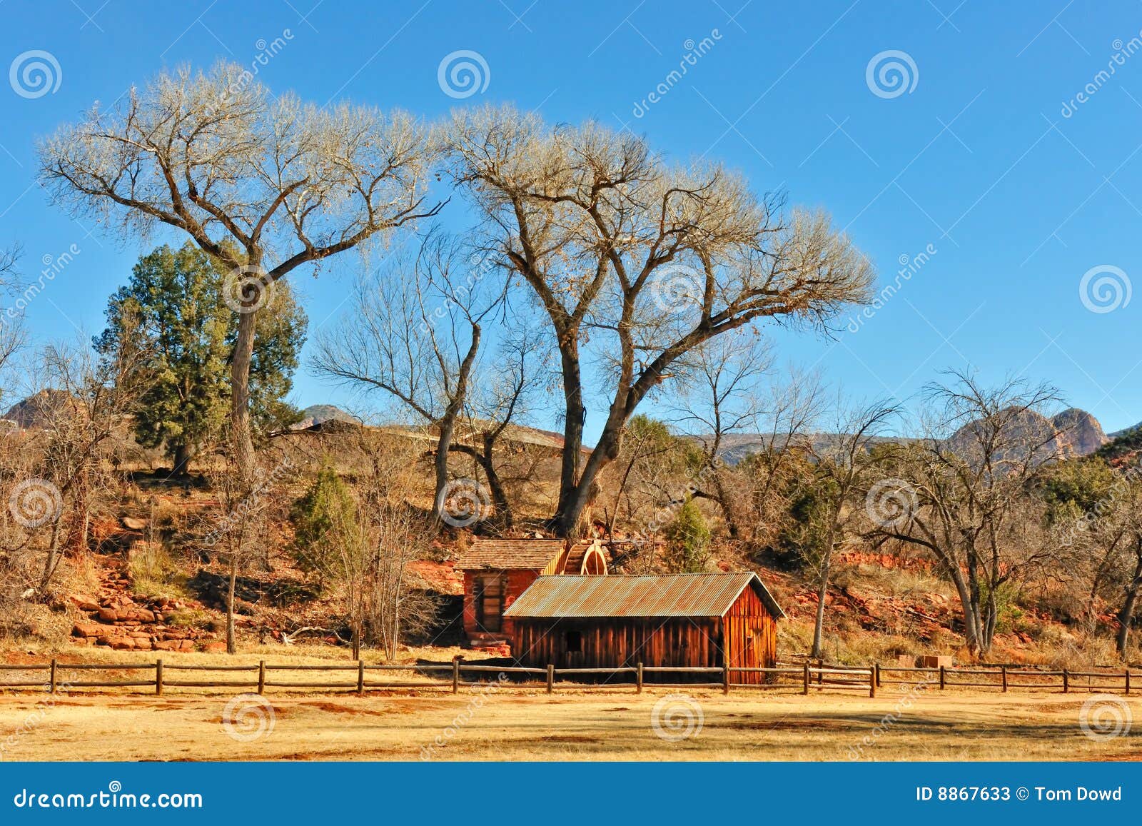 Sedona Farmhouse in January Stock Image - Image of field, arizona: 8867633