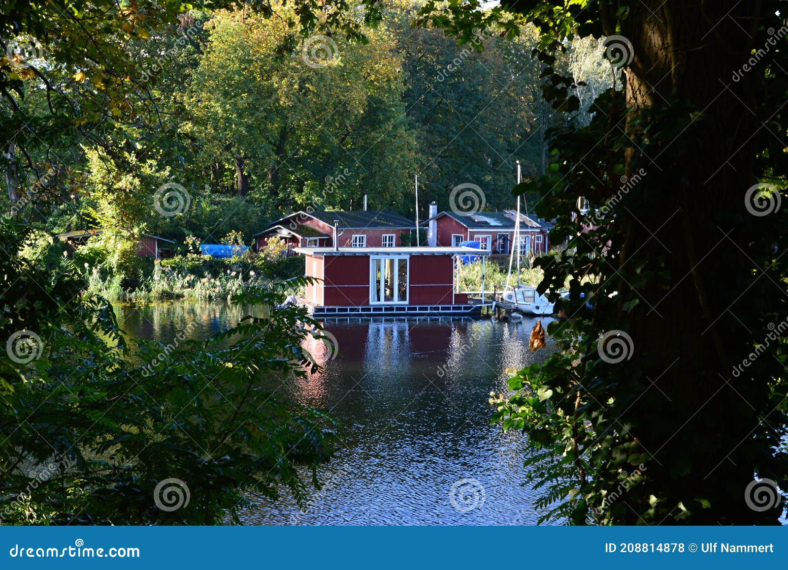 Jachthafen am See Tegeler Im Herbst in Der Nachbarschaft Von Tegel in ... Jachthafen am See Tegeler Im Herbst in Der Nachbarschaft Von Tegel in ...