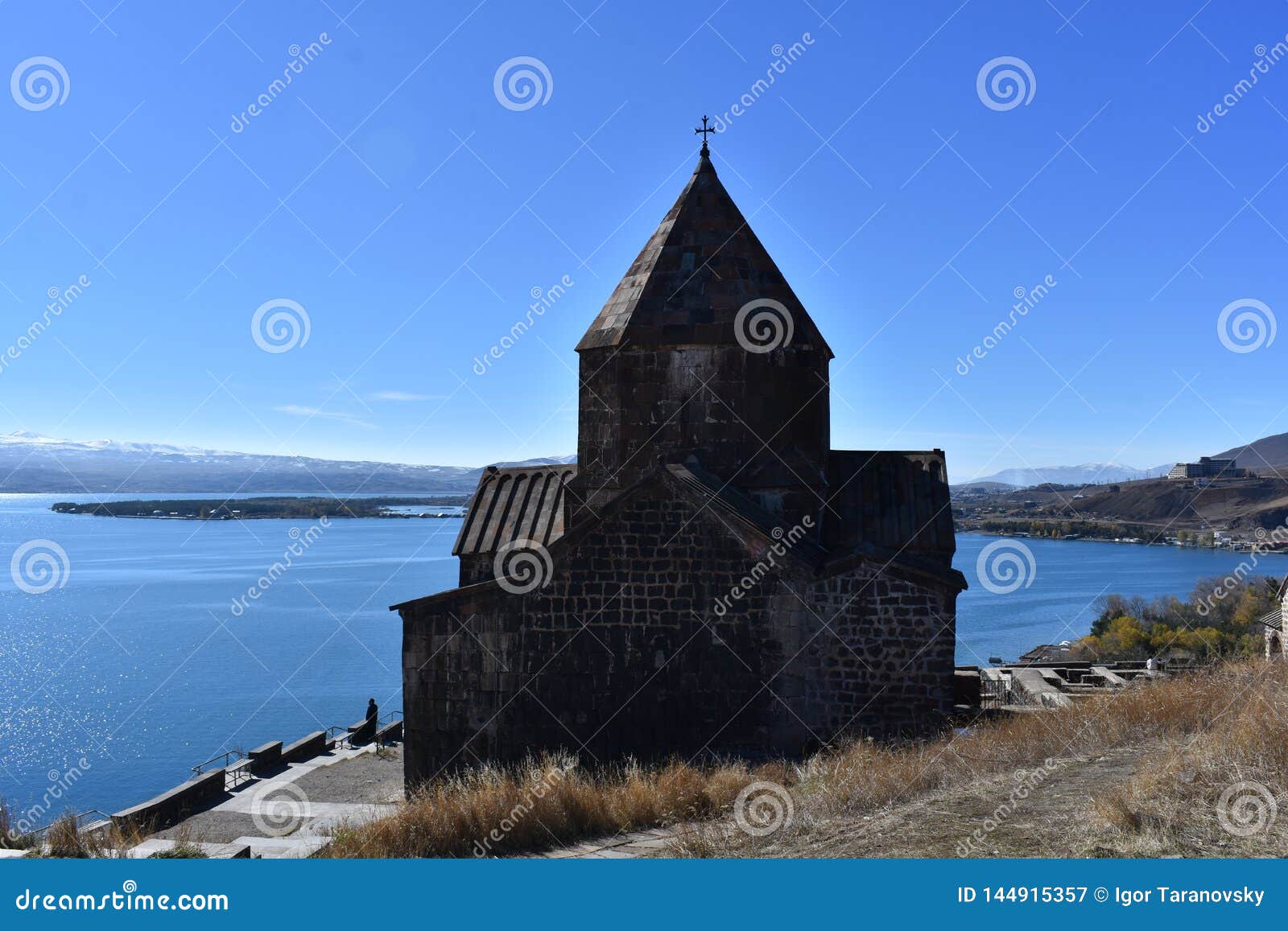 See Sevan und Kirche stockbild. Bild von bügel, christentum - 144915357