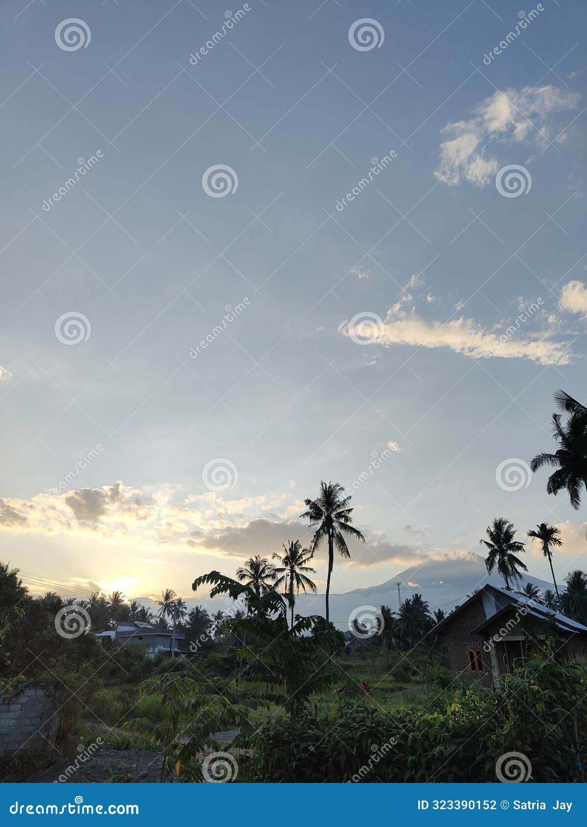 See the Sunset and Mountain Views in the Front Yard of the House Stock ...