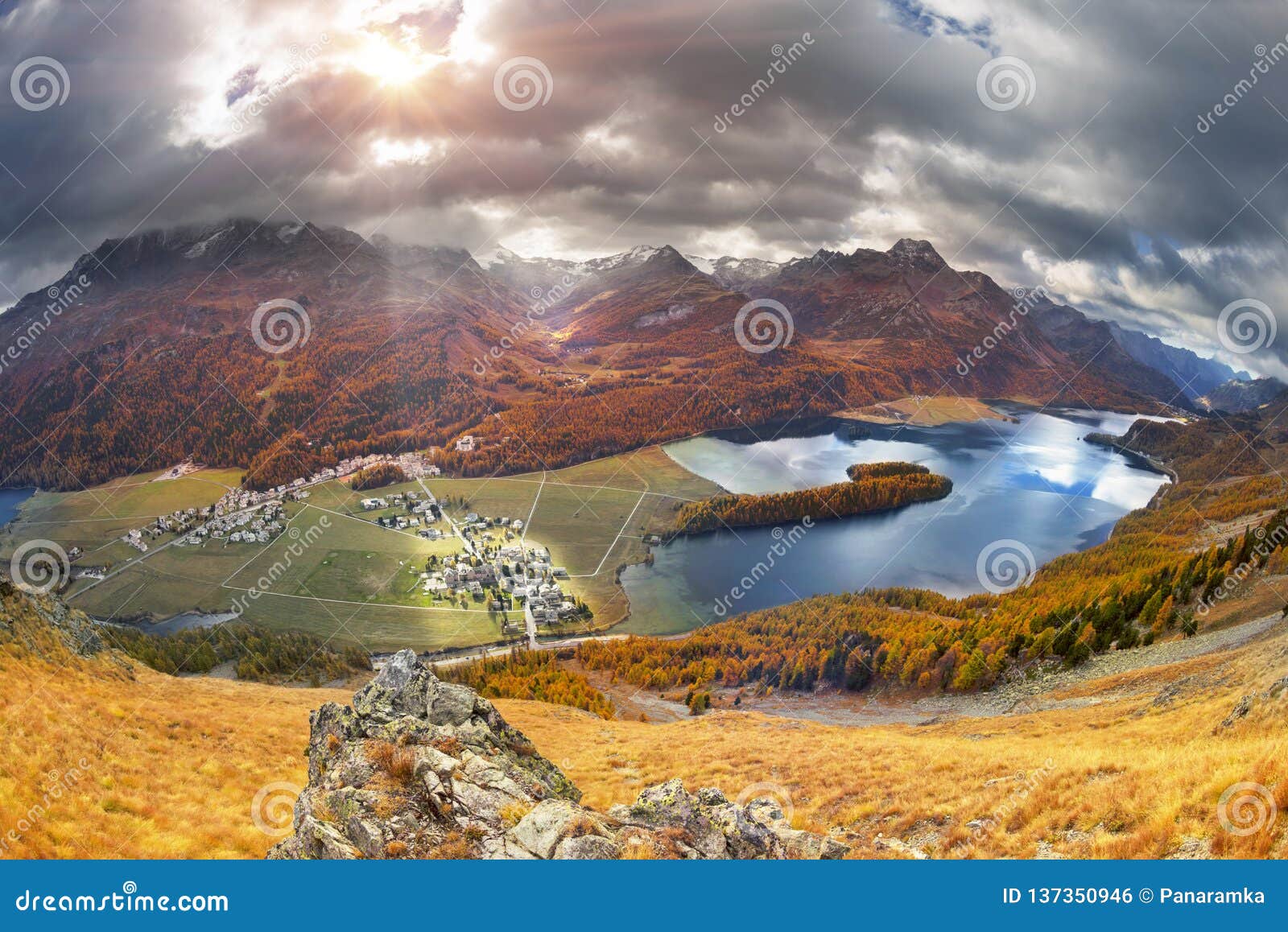 See Zyls Oder Zyls Sehen Silsersee Stockfoto - Bild von spitze ...