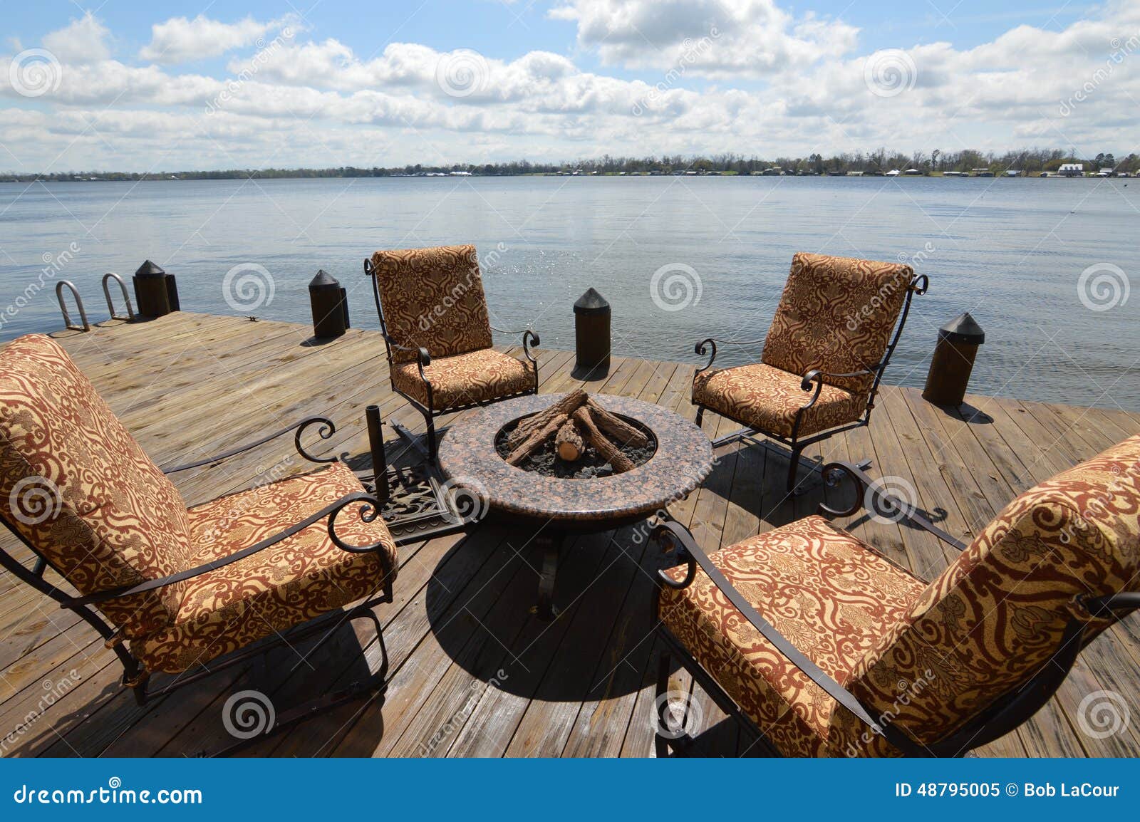 Seeblick von der Plattform stockbild. Bild von haupt - 48795005