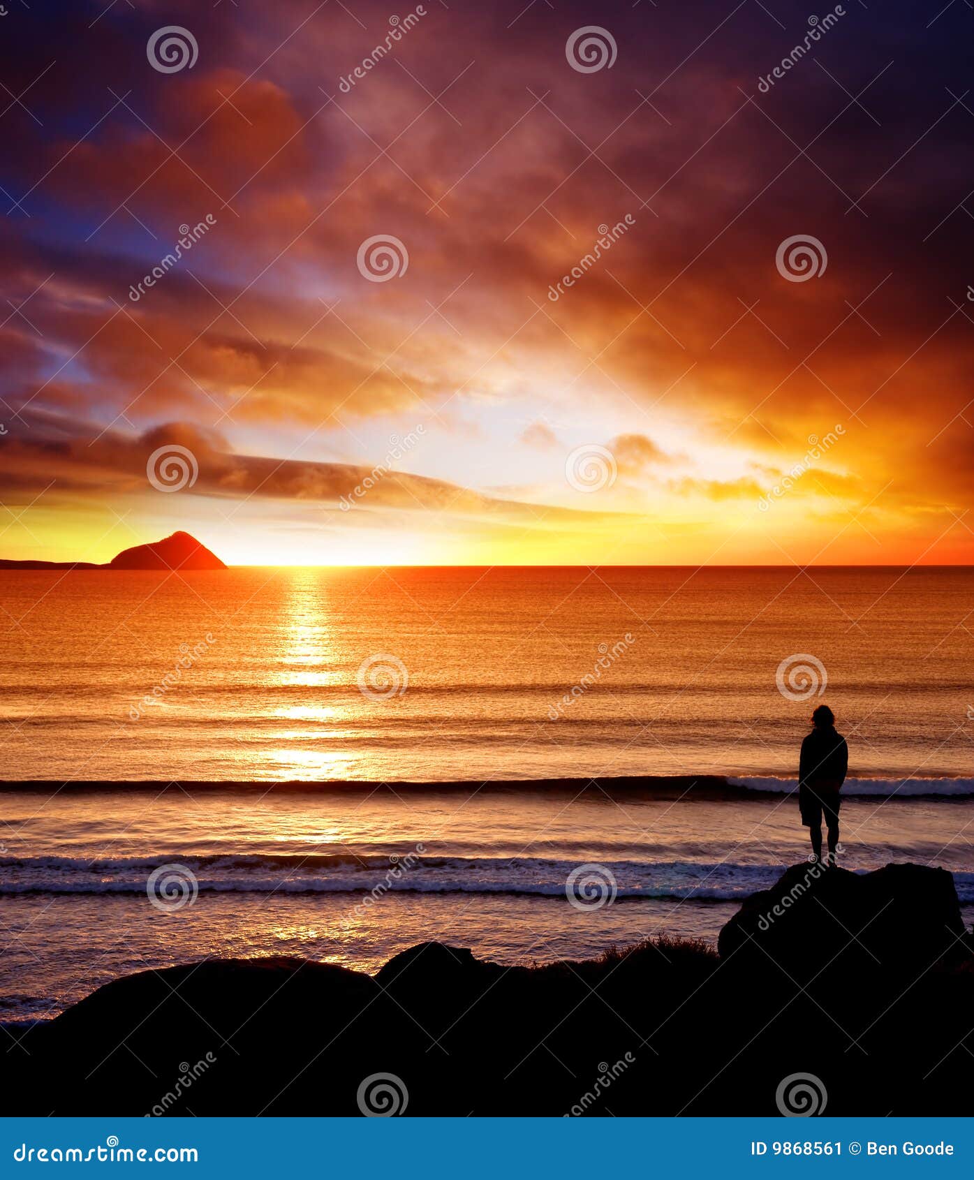Seeing the Light stock image. Image of peace, sunset, island - 9868561