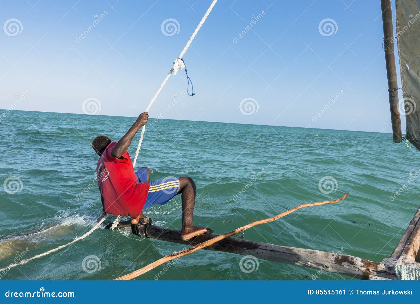 Seemann Auf Dem Boot in Sansibar Redaktionelles Foto - Bild von ...