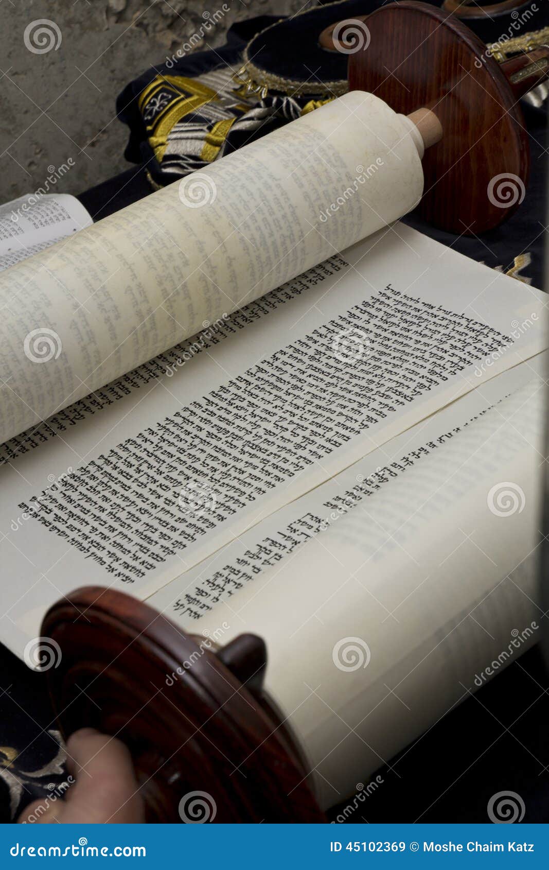 Sefer Torah (torah scroll) stock image. Image of scroll - 45102369