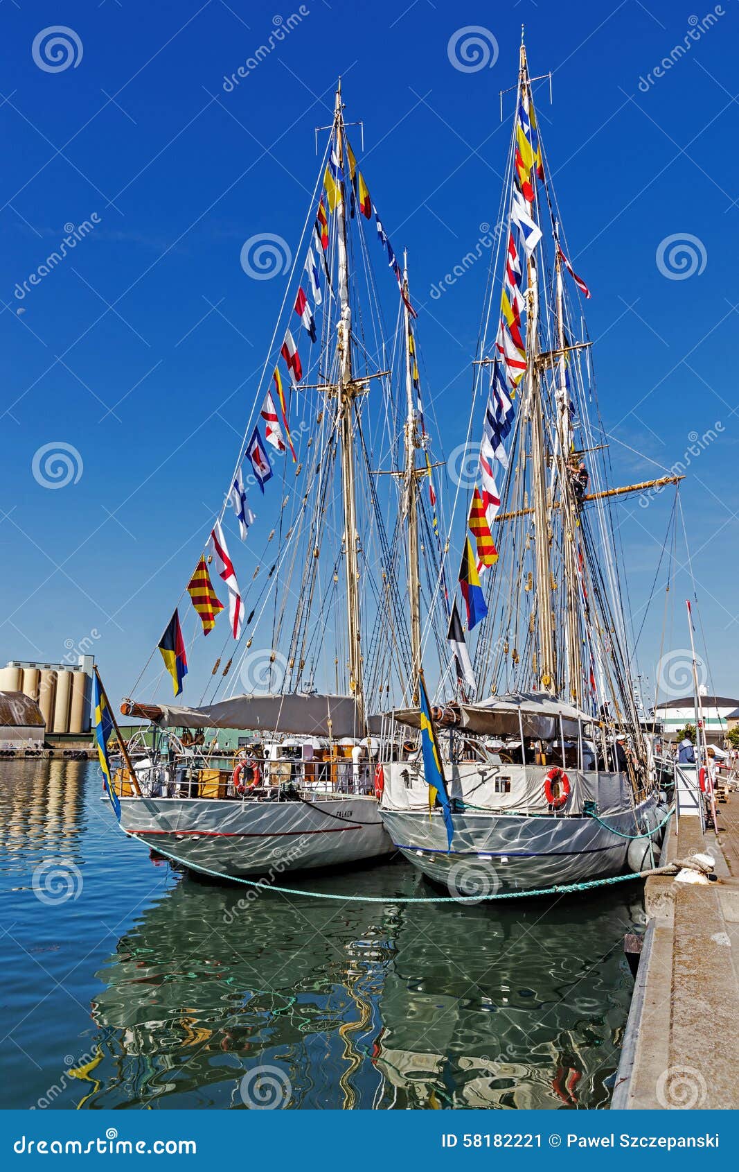 Segelboote redaktionelles foto. Bild von fregatte, marinesoldat - 58182221