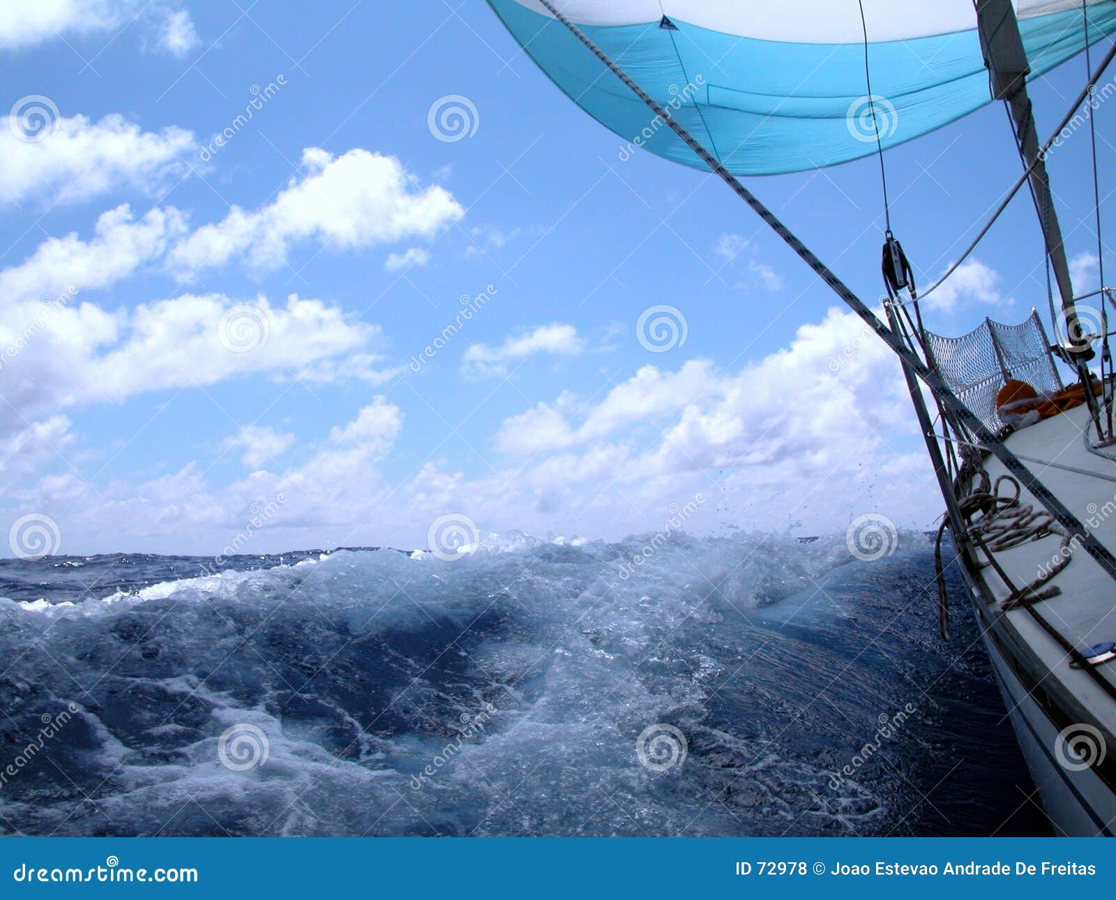 Segeln mit Wind stockfoto. Bild von marine, blau, boot, feiertag - 72978