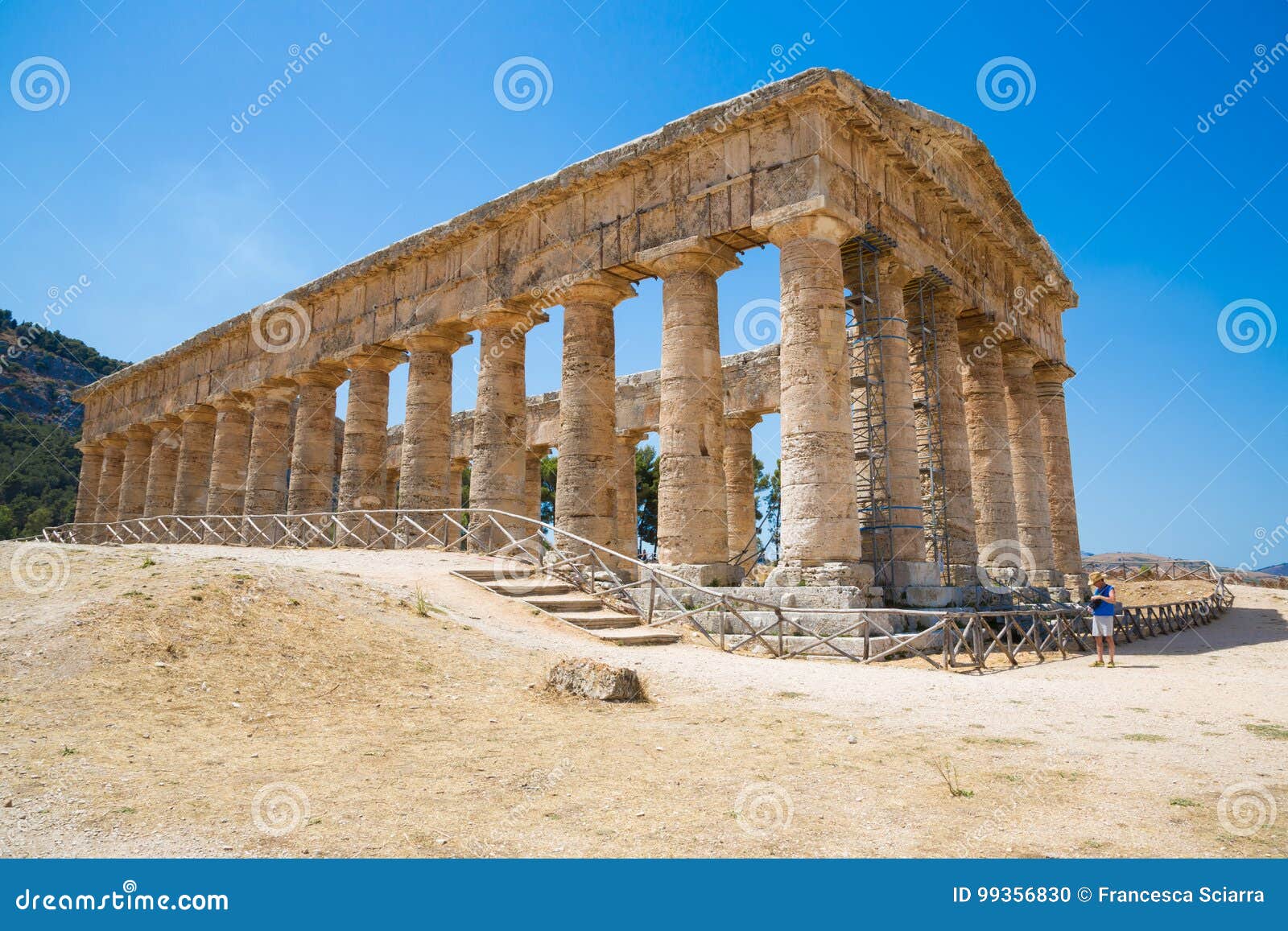 SEGESTA GREEK TEMPLE editorial image. Image of design - 99356830