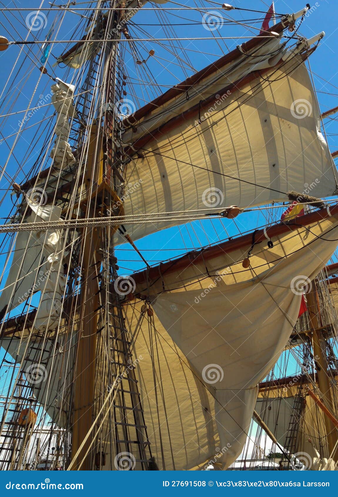 Seglar arkivfoto. Bild av nautiskt, bris, slinga, högväxt - 27691508