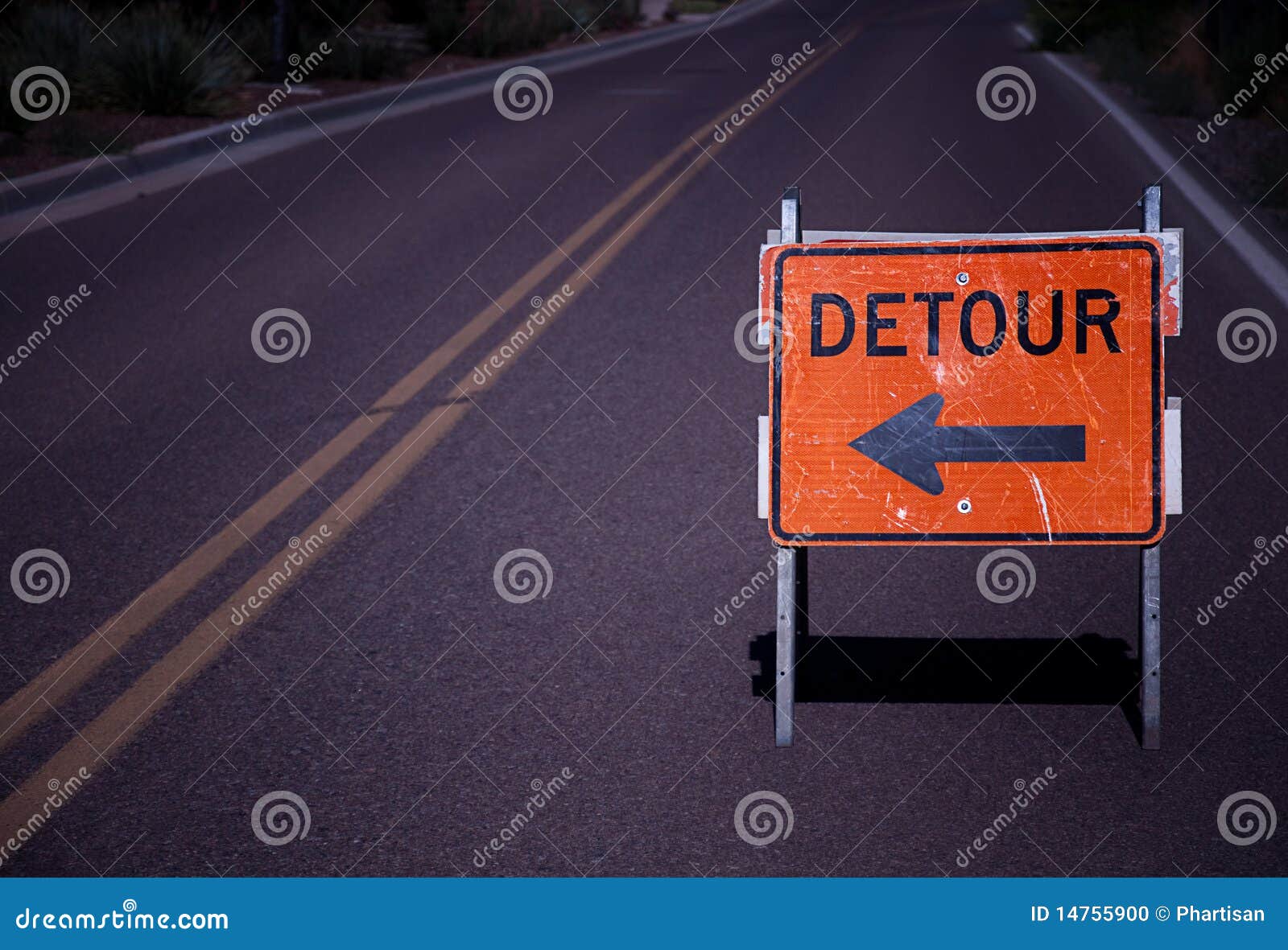 Segnale Stradale Della Deviazione Fotografia Stock - Immagine di ...