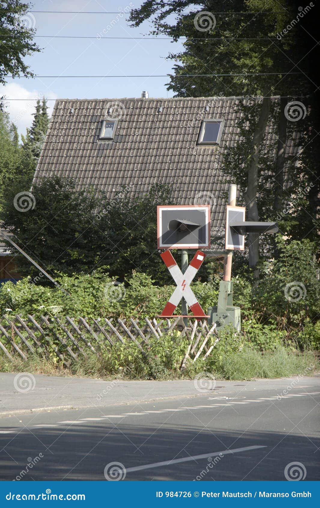 Segnale Stradale - Incrocio Di Ferrovia 01 Fotografia Stock - Immagine ...