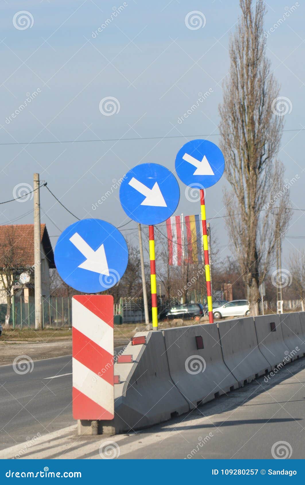 Segno della deviazione immagine stock. Immagine di italia - 109280257