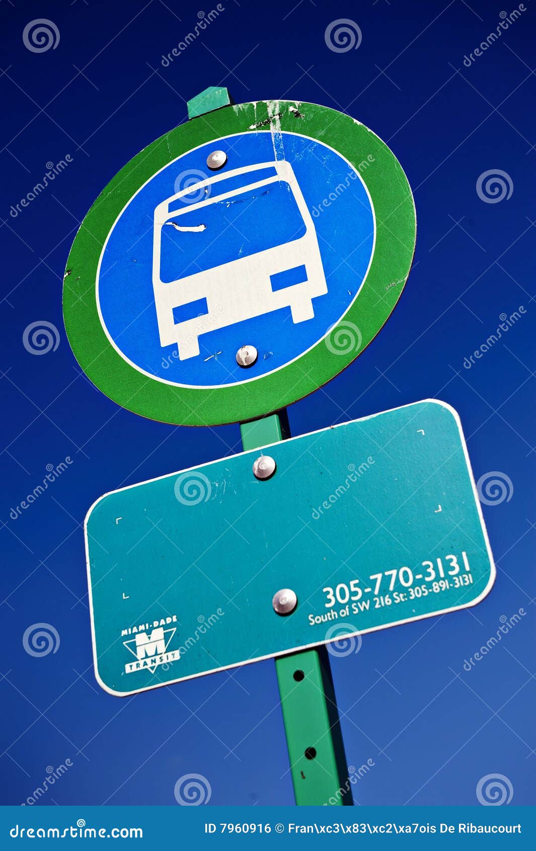 Segno Della Fermata Dell'autobus Fotografia Stock - Immagine di giro ...