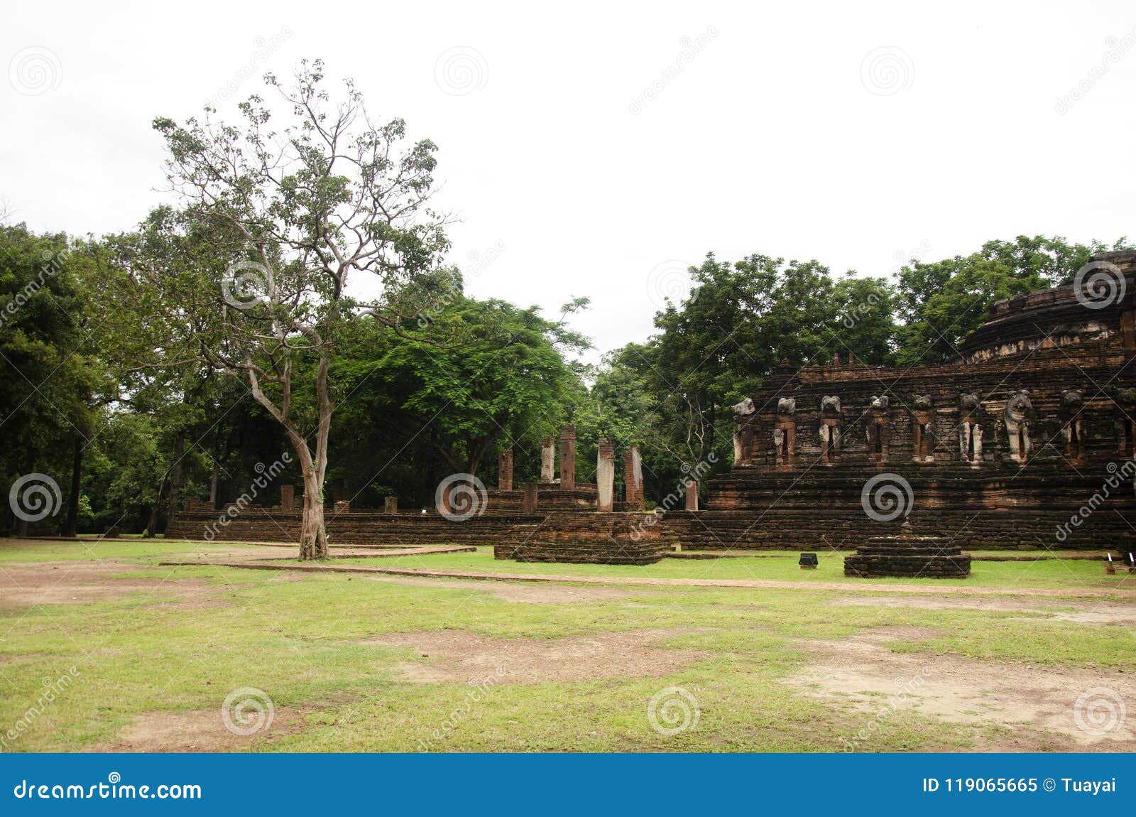 Sehen Sie Landschaft Wat Chang Rop Oder Wat Chang Rob Historischen ...