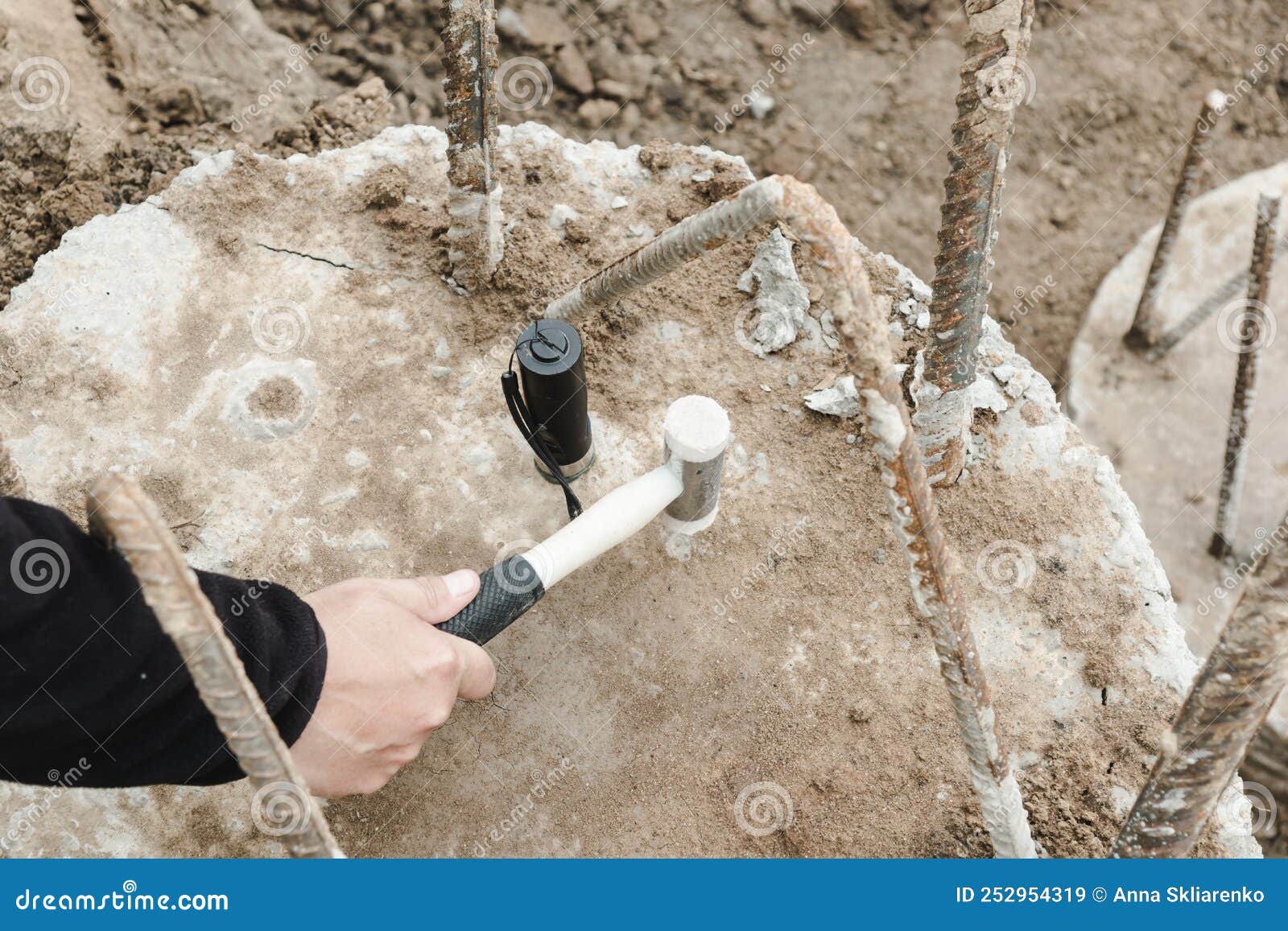 Seismic Test On Concrete Pile Stock Image | CartoonDealer.com #157114201 Seismic Test On Concrete Pile Stock Image | CartoonDealer.com #157114201
