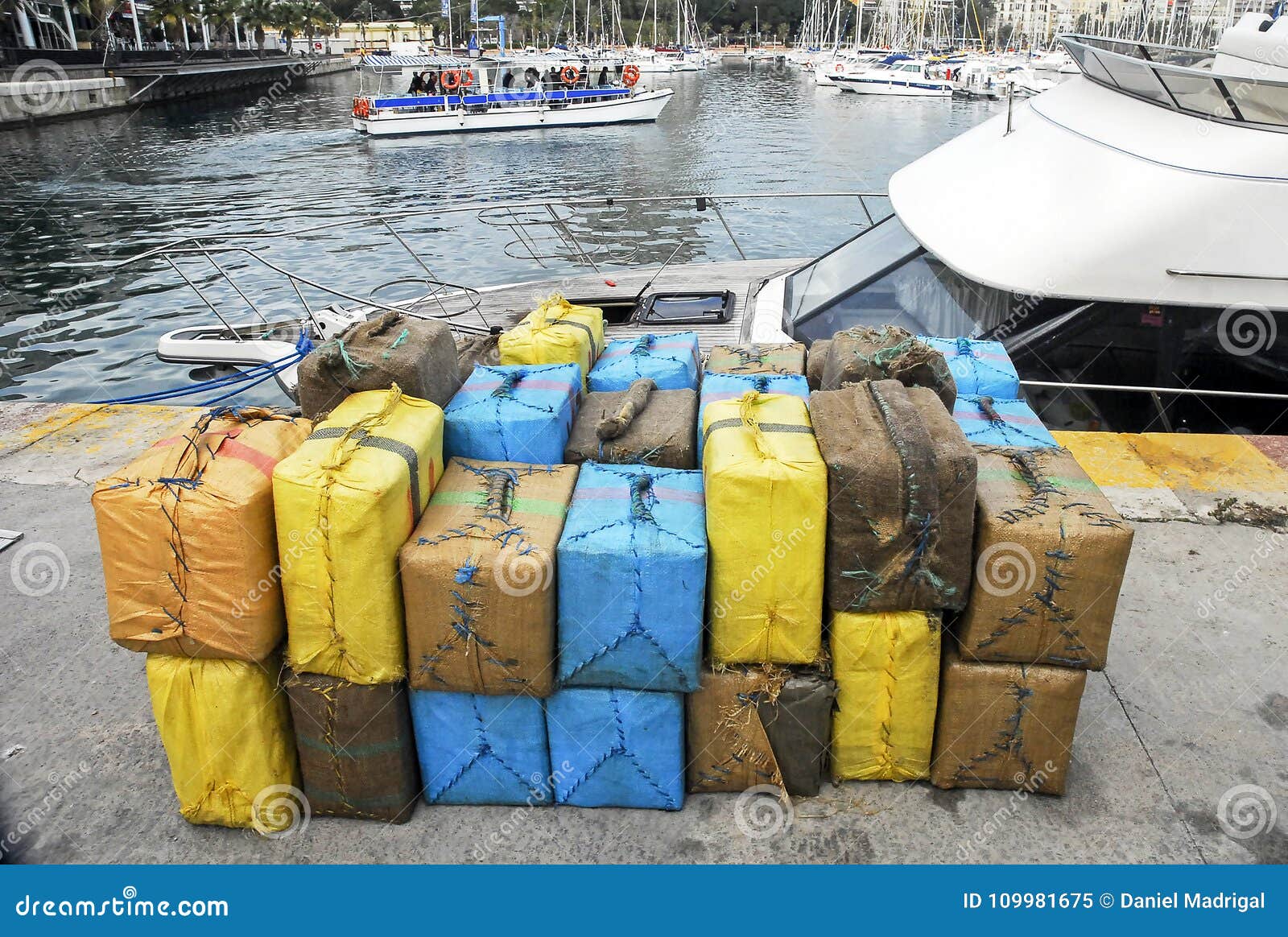 Packages hashish editorial image. Image of border, cannabis - 109981675